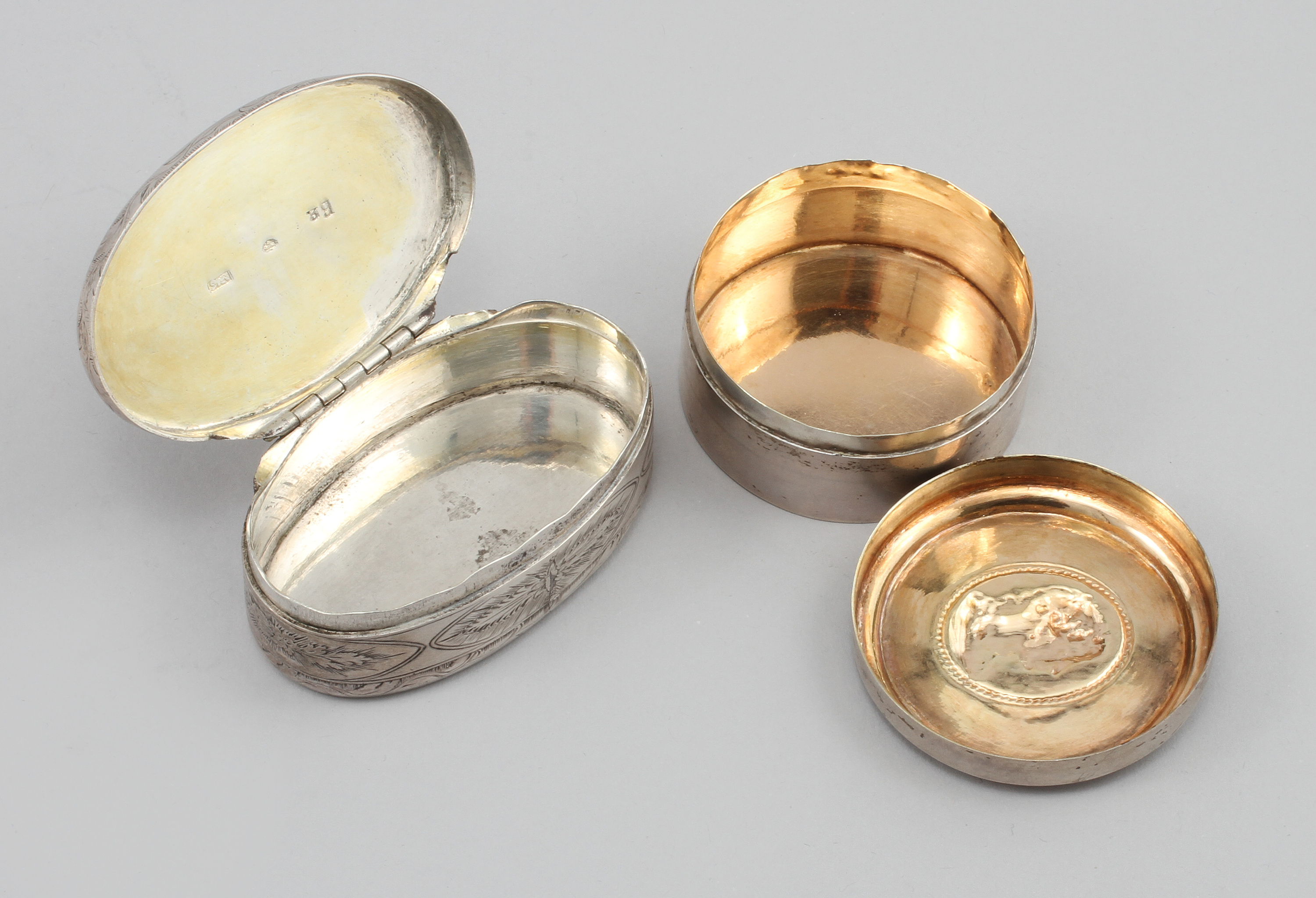 DOSOR, 2 st, silver, Sverige, 1784 respektive 1830, vikt 115 gram ...