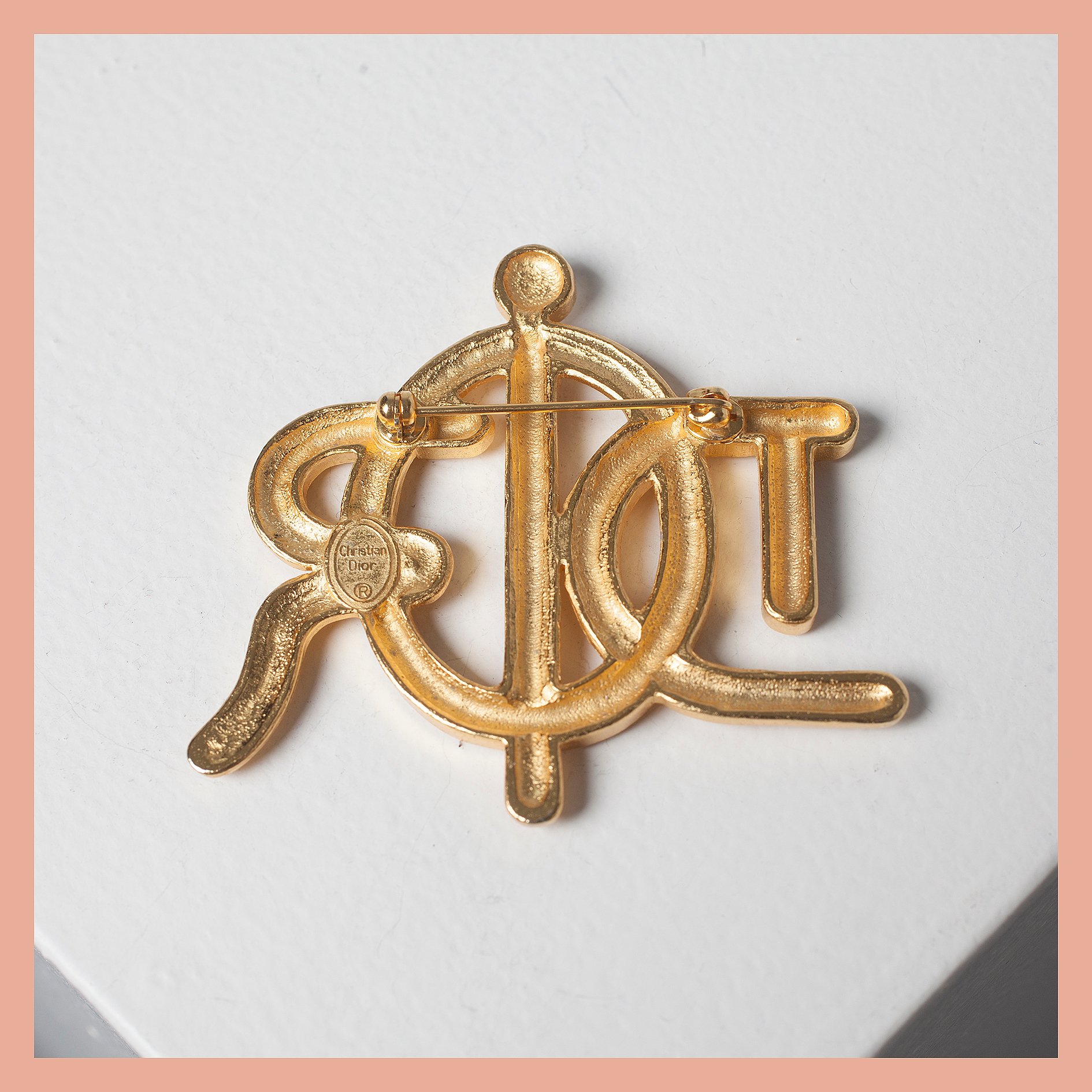 BROSCH, Christian Dior. - Bukowskis