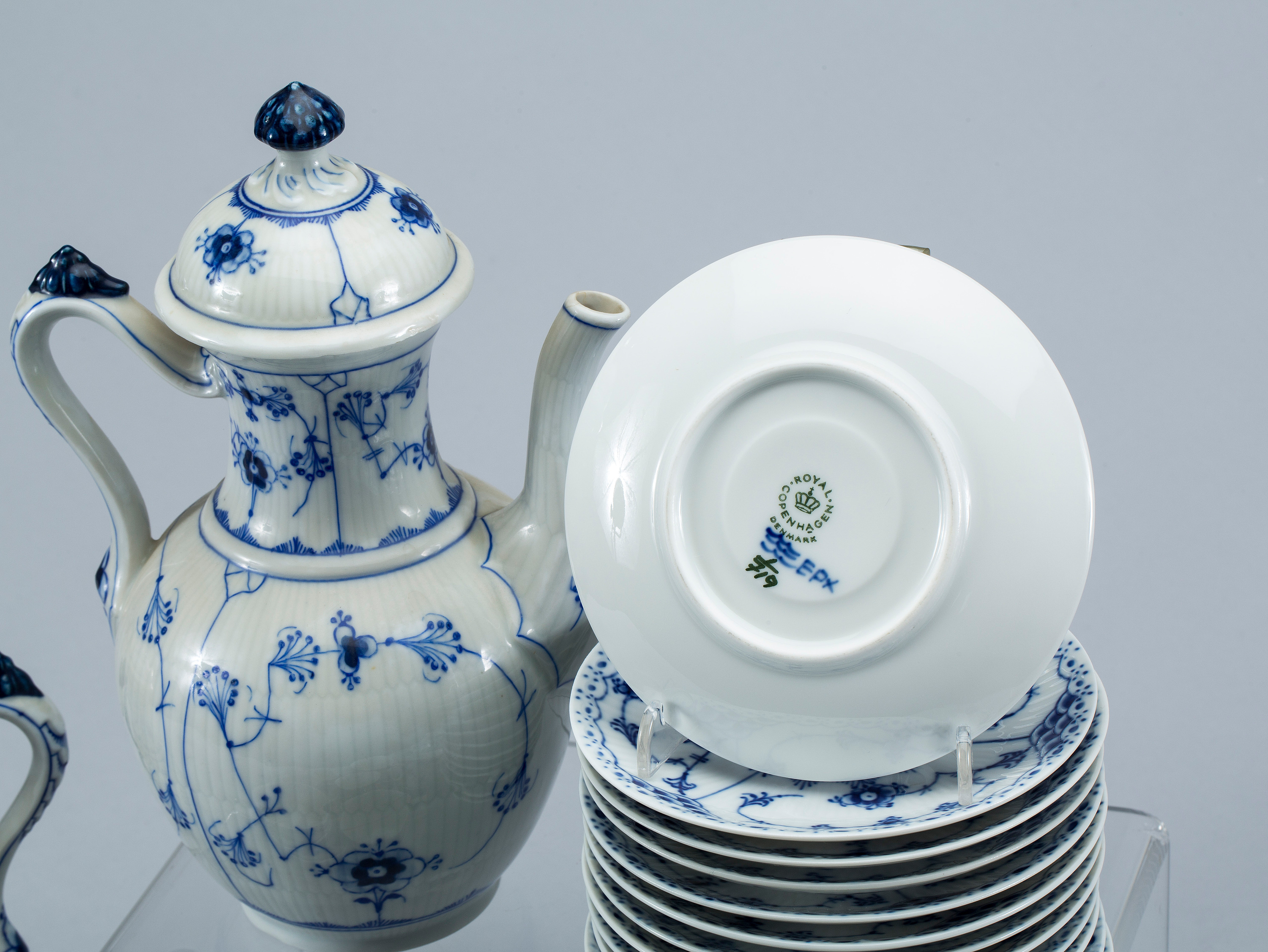 KAFFE och TESERVIS, 22 delar, porslin, "Musselmalet", Royal Copenhagen ...