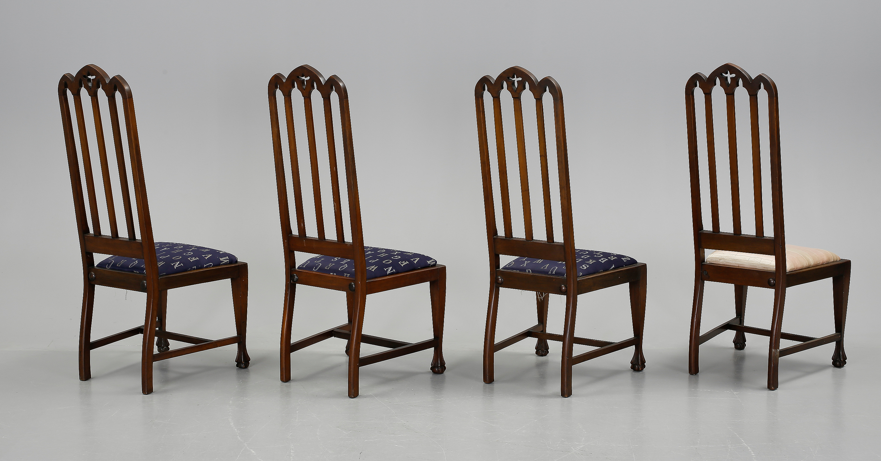 STOLAR, 4 st, gotisk stil, England, 1900-talets första del. - Bukowskis