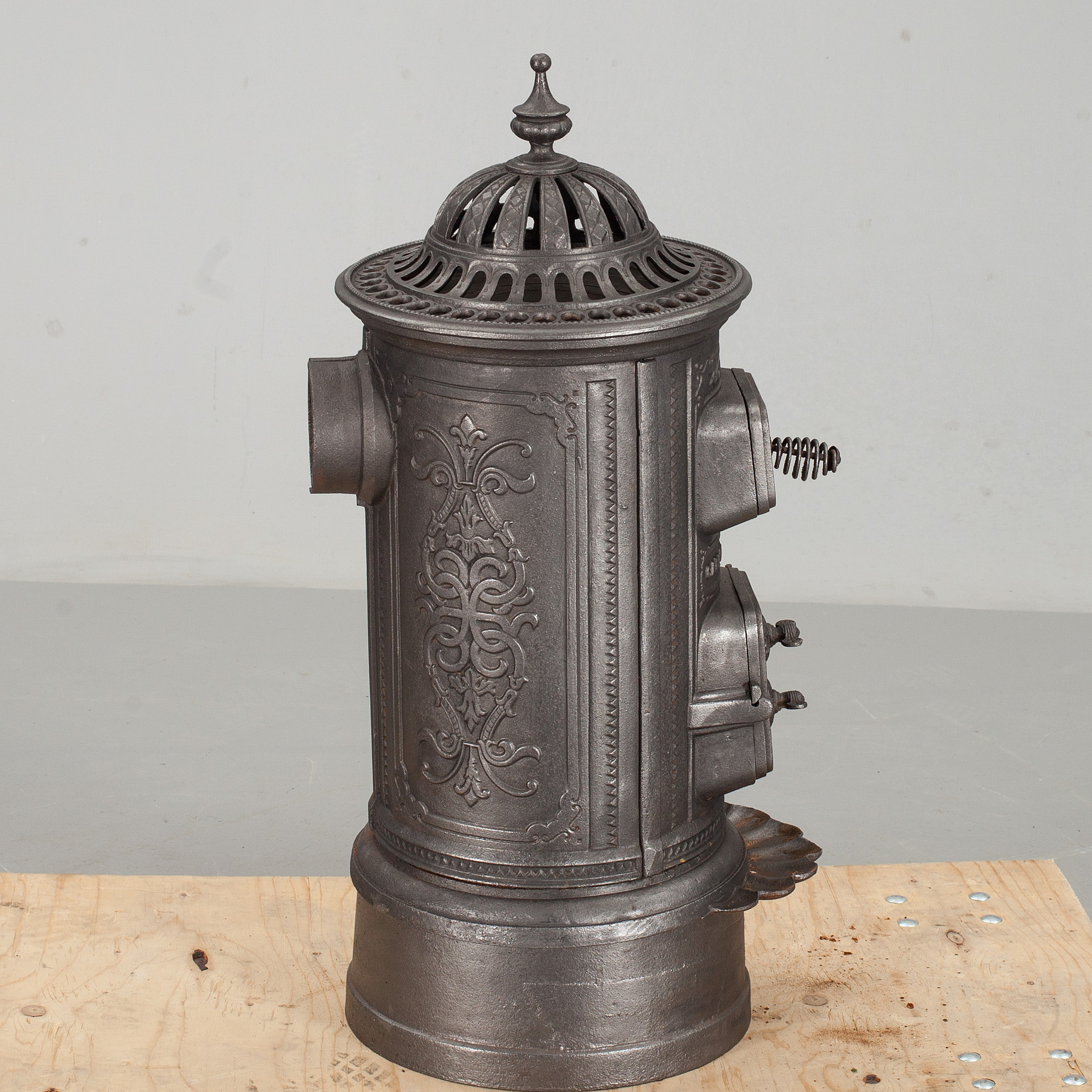 KAMIN, gjutjärn, Carl Holmberg, No 98. - Bukowskis