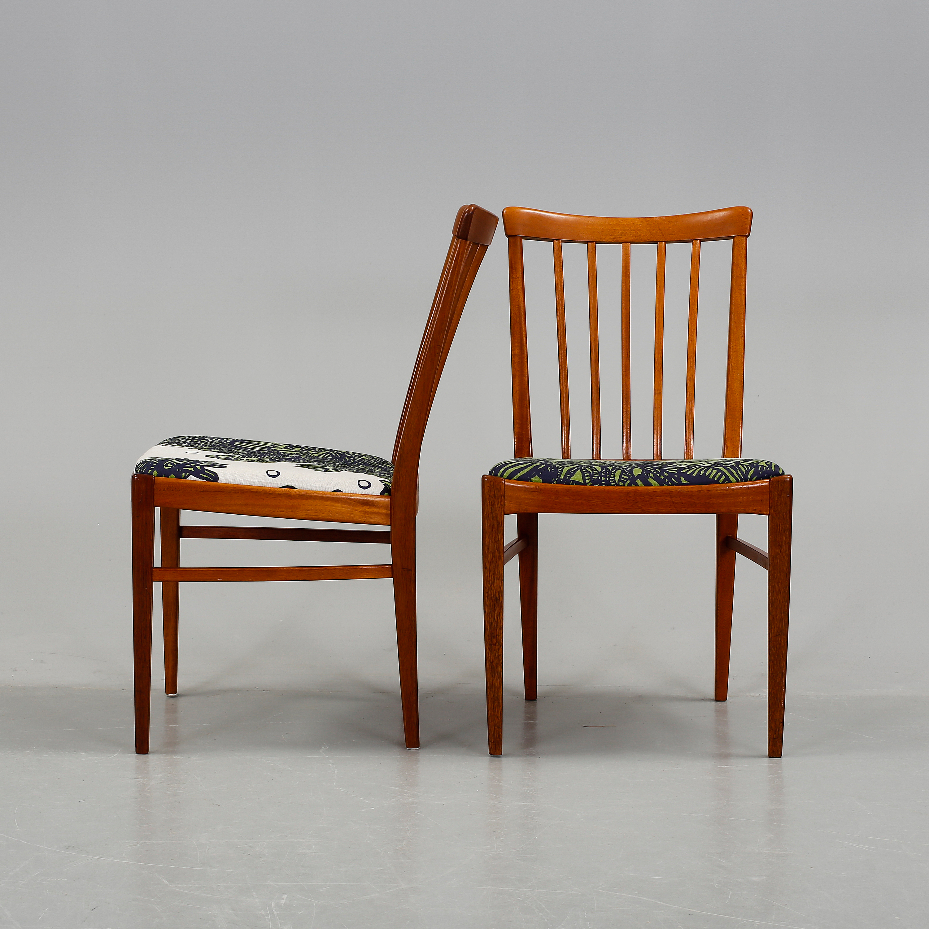 STOLAR 6 st, "Herrgården", Carl Malmsten, Bodafors 1962-63. - Bukowskis