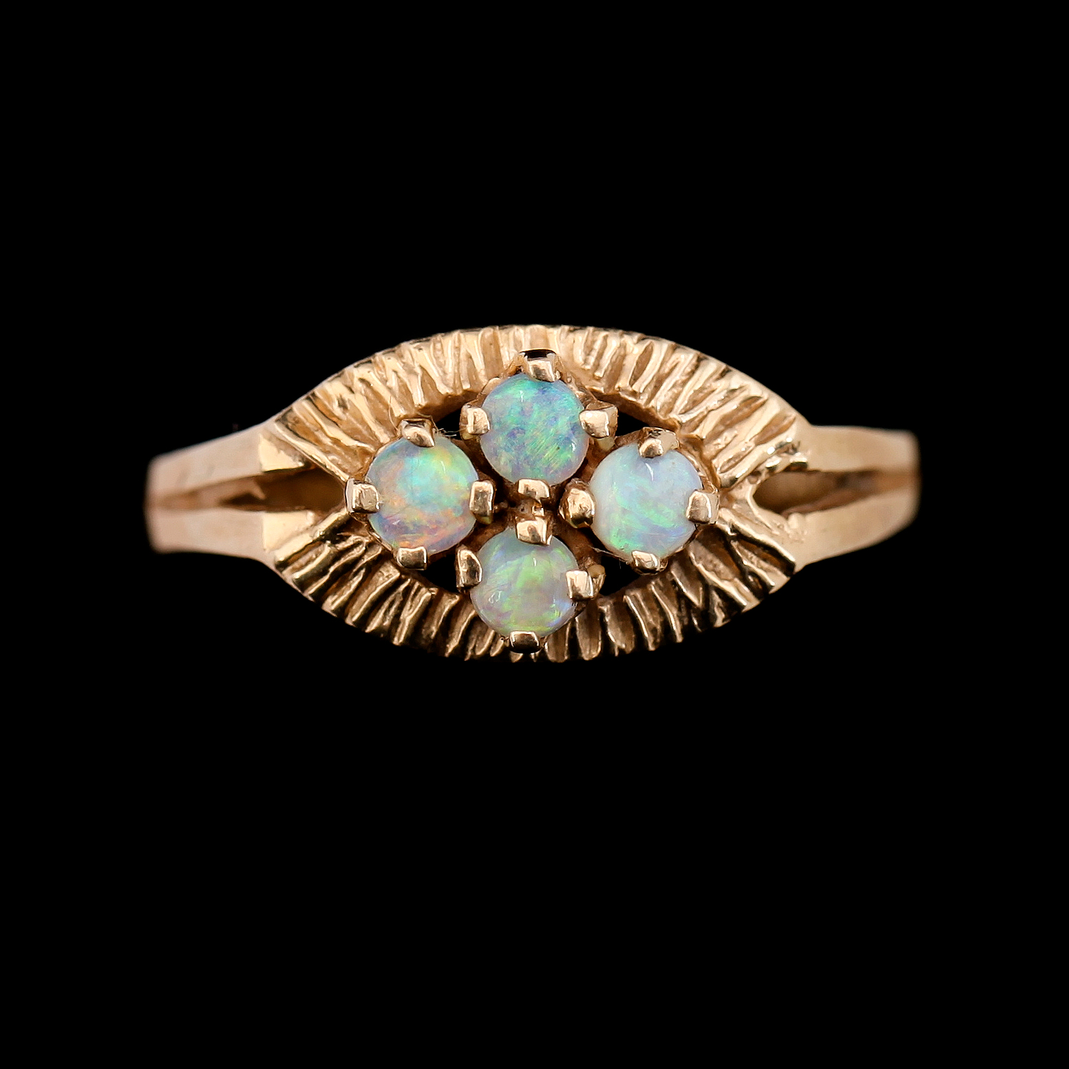 RING, 14K guld och opaler. Total vikt ca 3 g. - Bukowskis