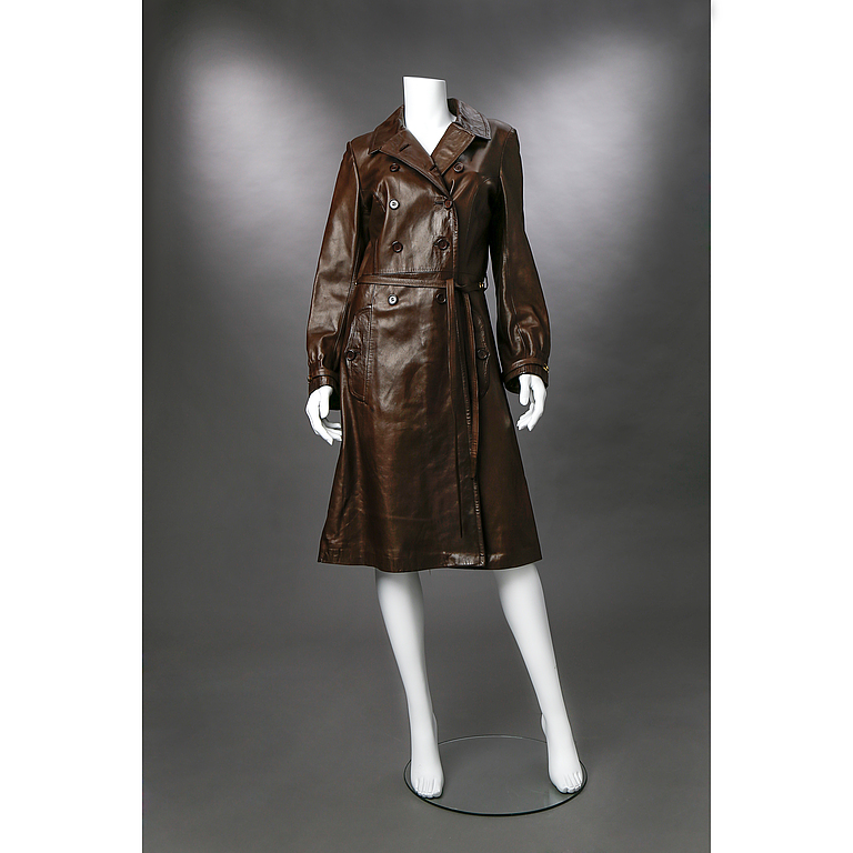 LEATHER COAT, Greta Garbo. - Bukowskis