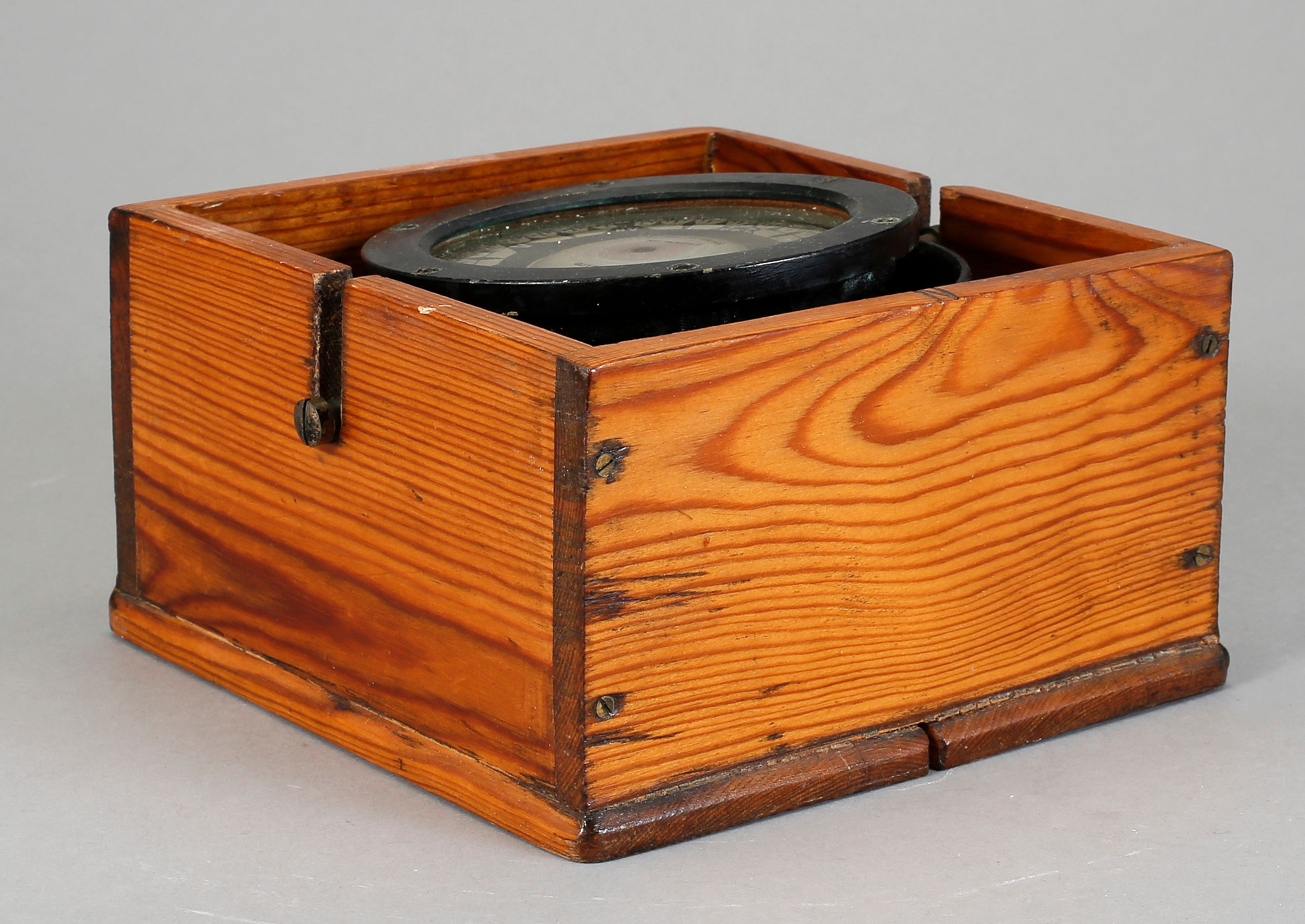 KOMPASS, marin, Göteborg, Albrechtsons, tidigt 1900-tal. - Bukowskis