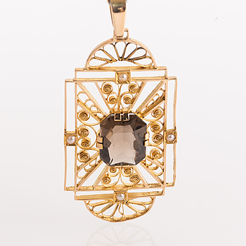 HÄNGE, 18K guld med rökkvarts samt pärlor. Guldvaruaktiebolaget, Malmö ...