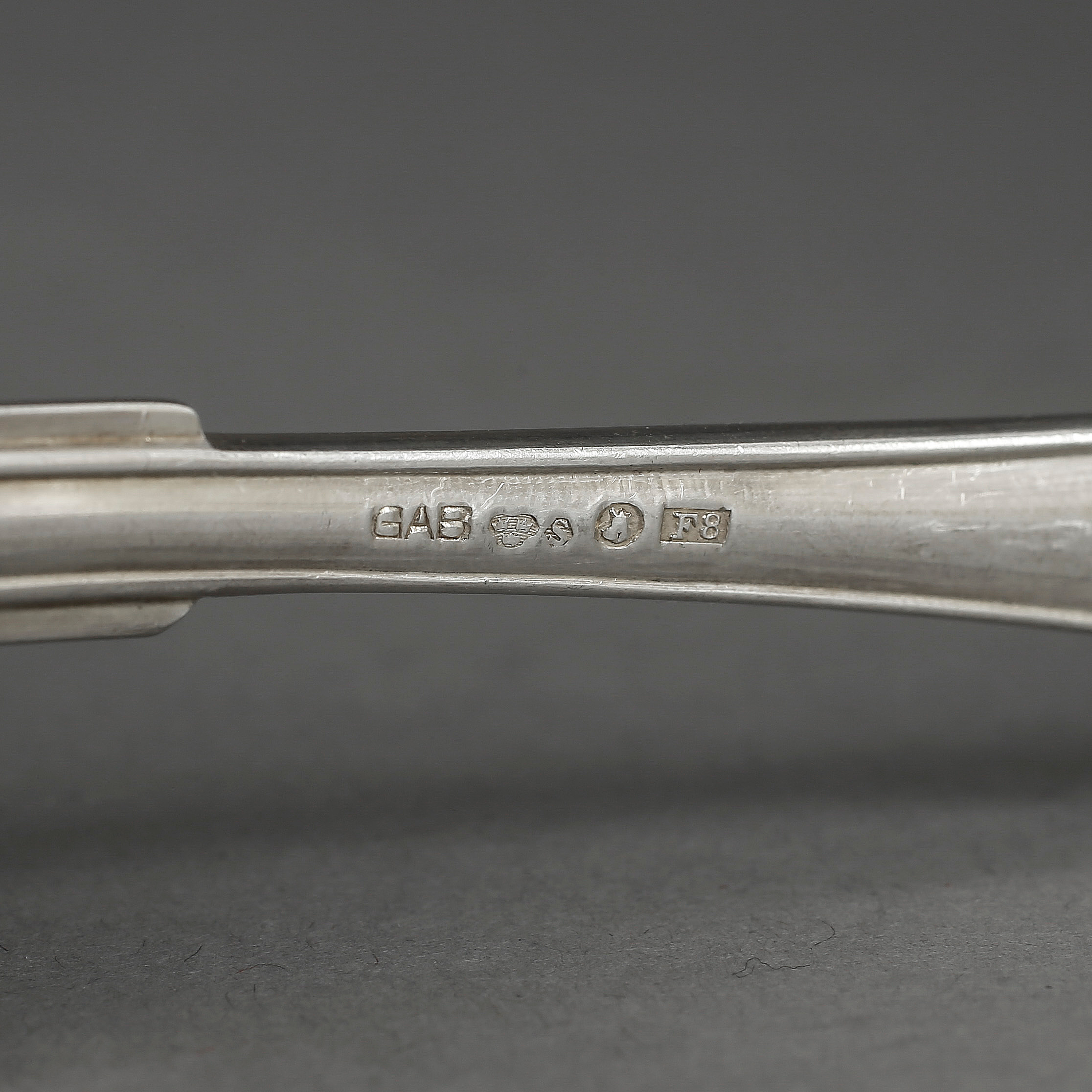 SERVISDELAR, 21 stycken, silver, "Svensk spets", bla GAB, Stockholm, 1932. Vikt ca 106g. - Bukowskis