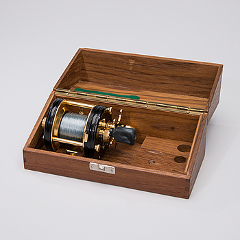 FISKERULLE, förgylld, ABU, Ambassadeur 5000 C De Luxe. 1900-talets slut. - Bukowskis