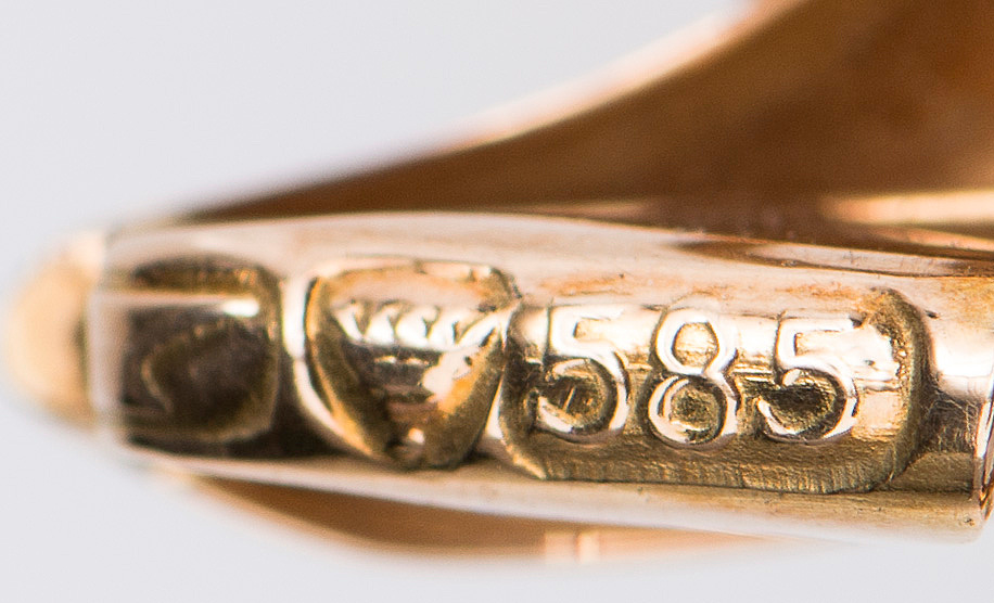 BROSCH, Elis Kauppi, Kupittaan Kulta 1960-tal, 14K guld, cabochonslipad ...