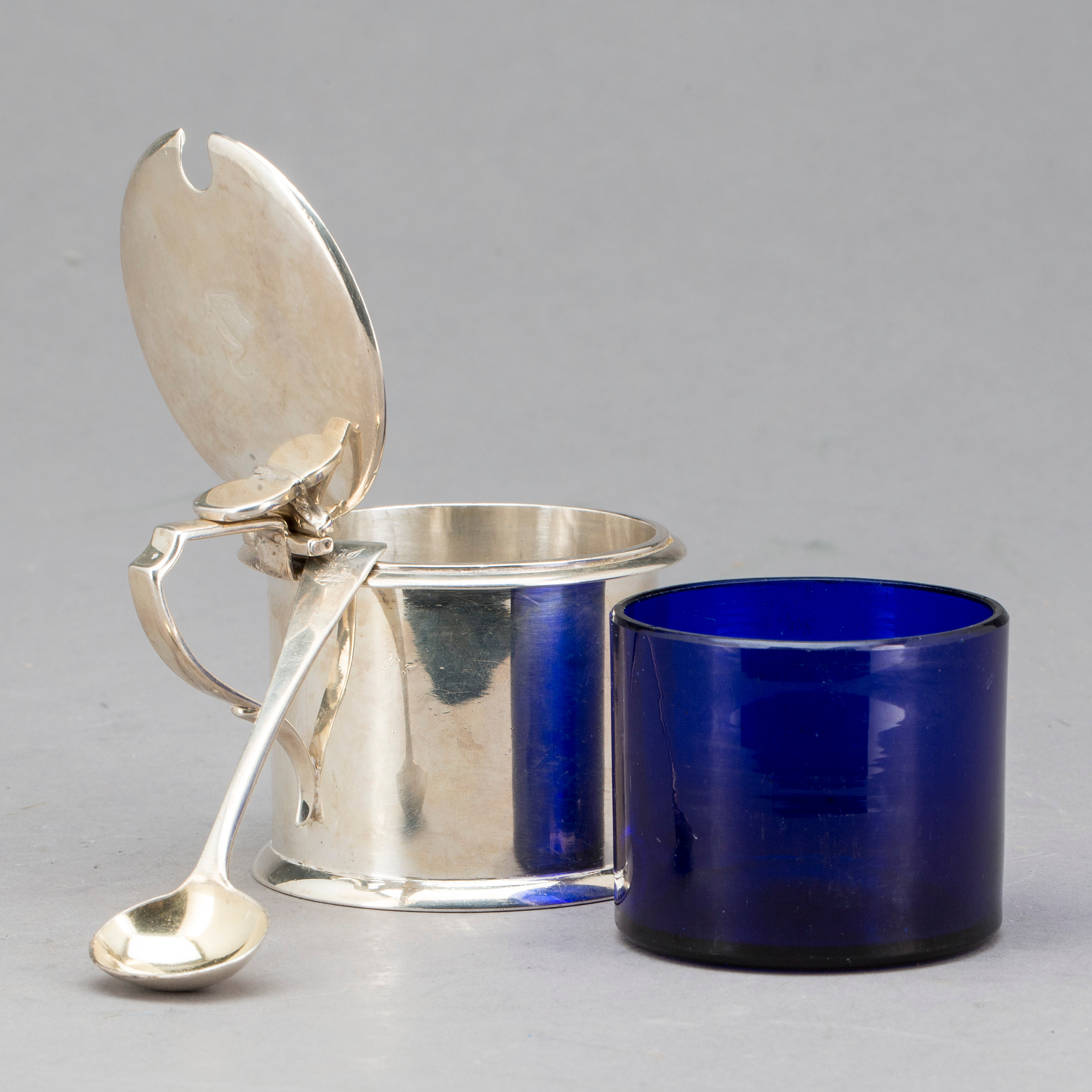 SENAPSBURK, silver, Richard Sibley, London, 1872. Total vikt ikt exkl ...