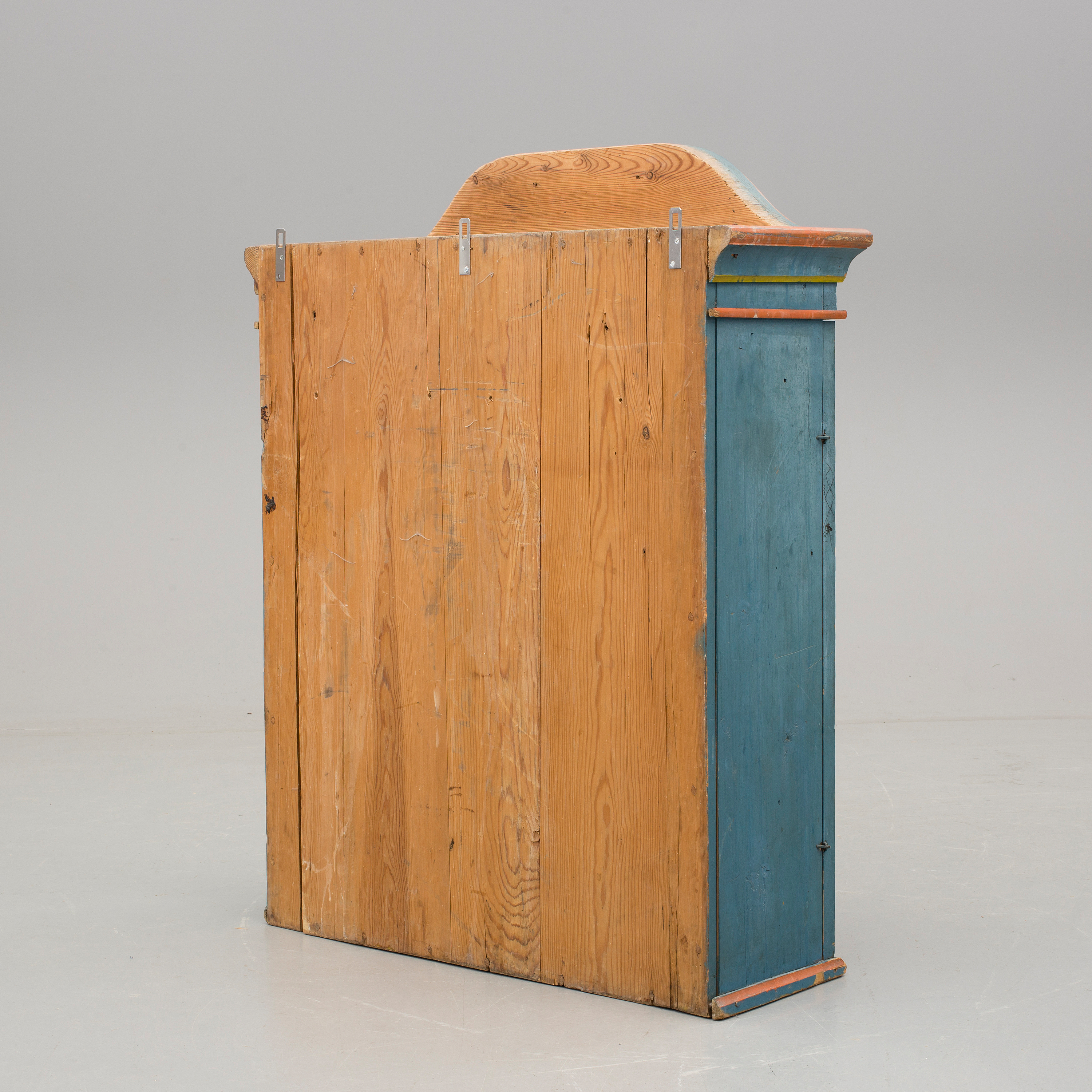 SKÅP. Allmoge, Alfta, Hälsningland. Bär datering 1852 samt initialerna ...