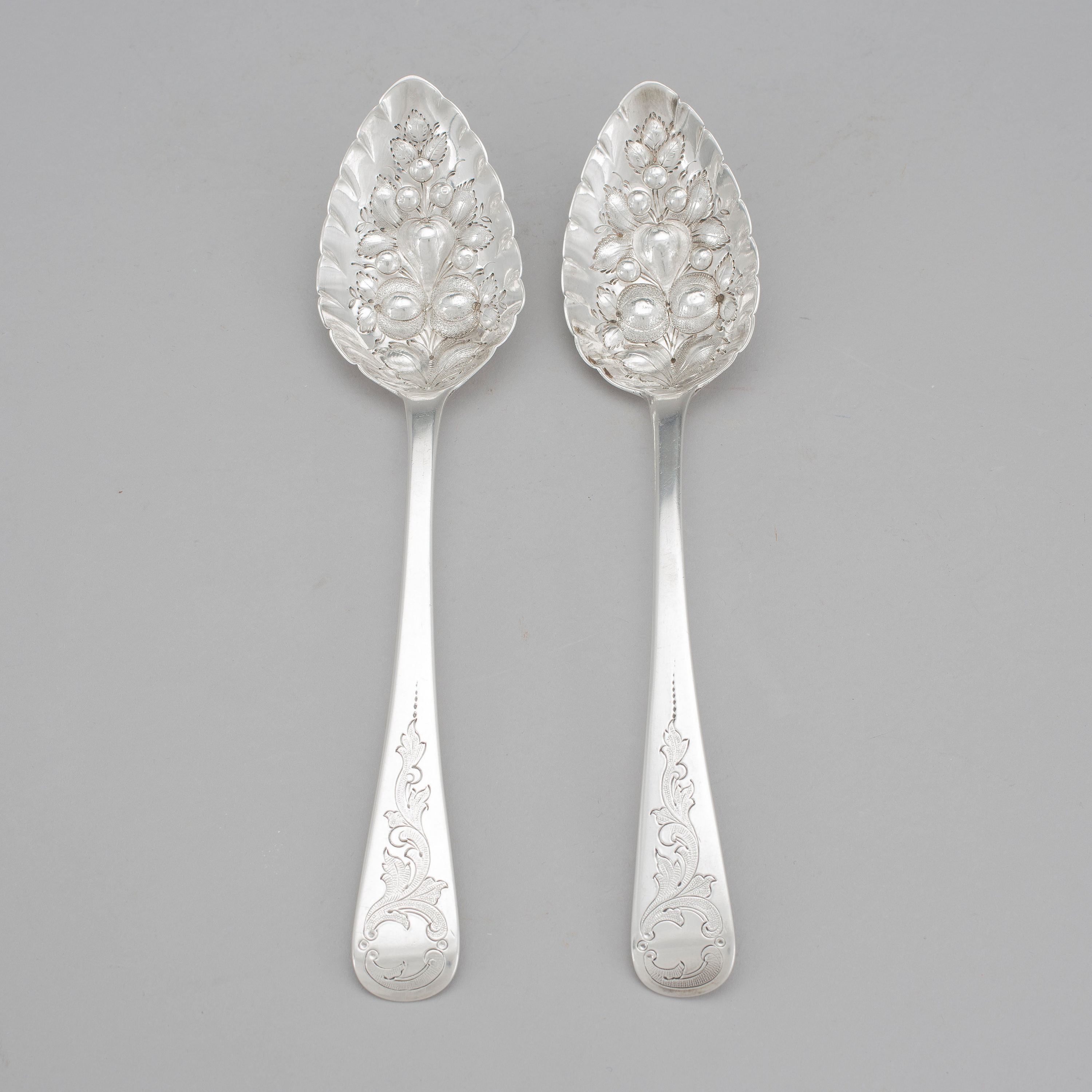 SKEDAR, 2 st, silver, 'Strawberry Spoons', Robertson&Walton, Newcastle ...