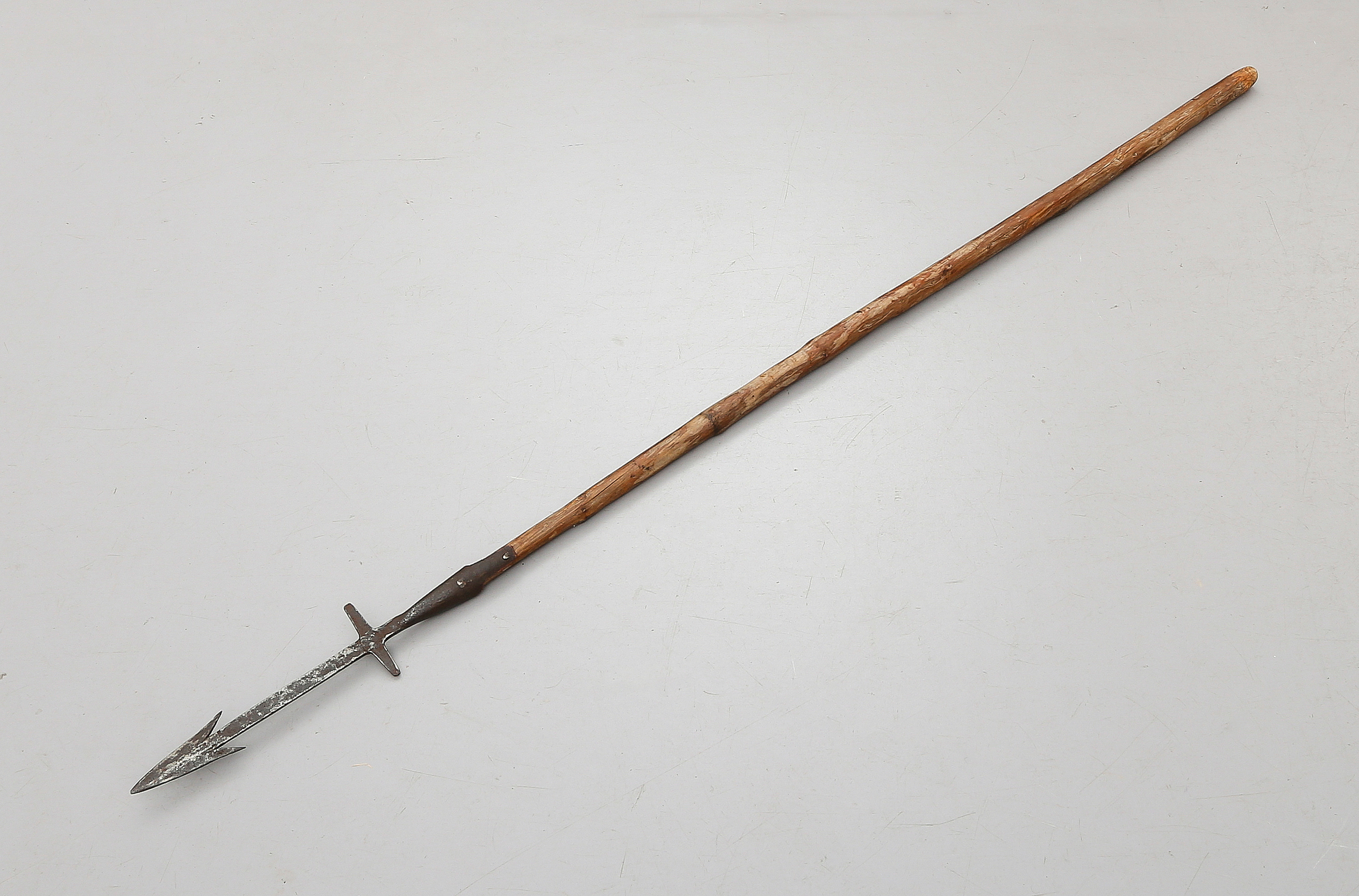 SPJUT, smide, möjligen vargspjut, 1800-tal. - Bukowskis