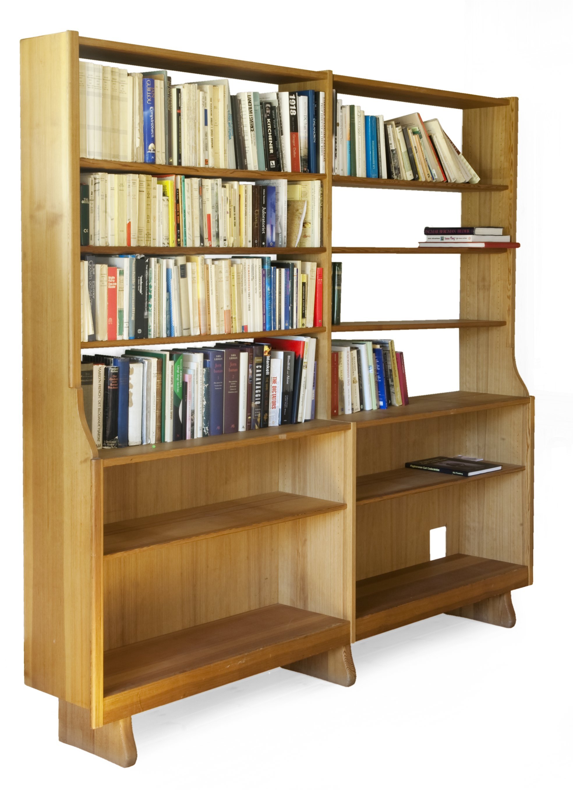 A PINE BOOKSHELF, - Bukowskis