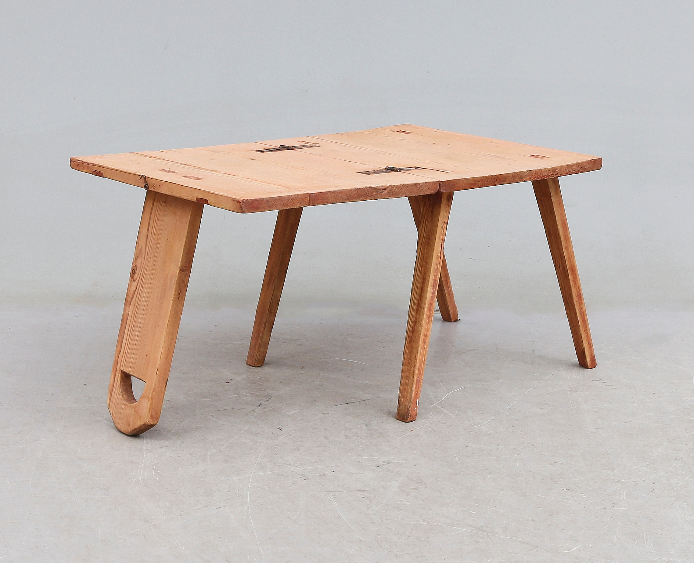 STOL / BORD, allmoge, 1700-tal. - Bukowskis