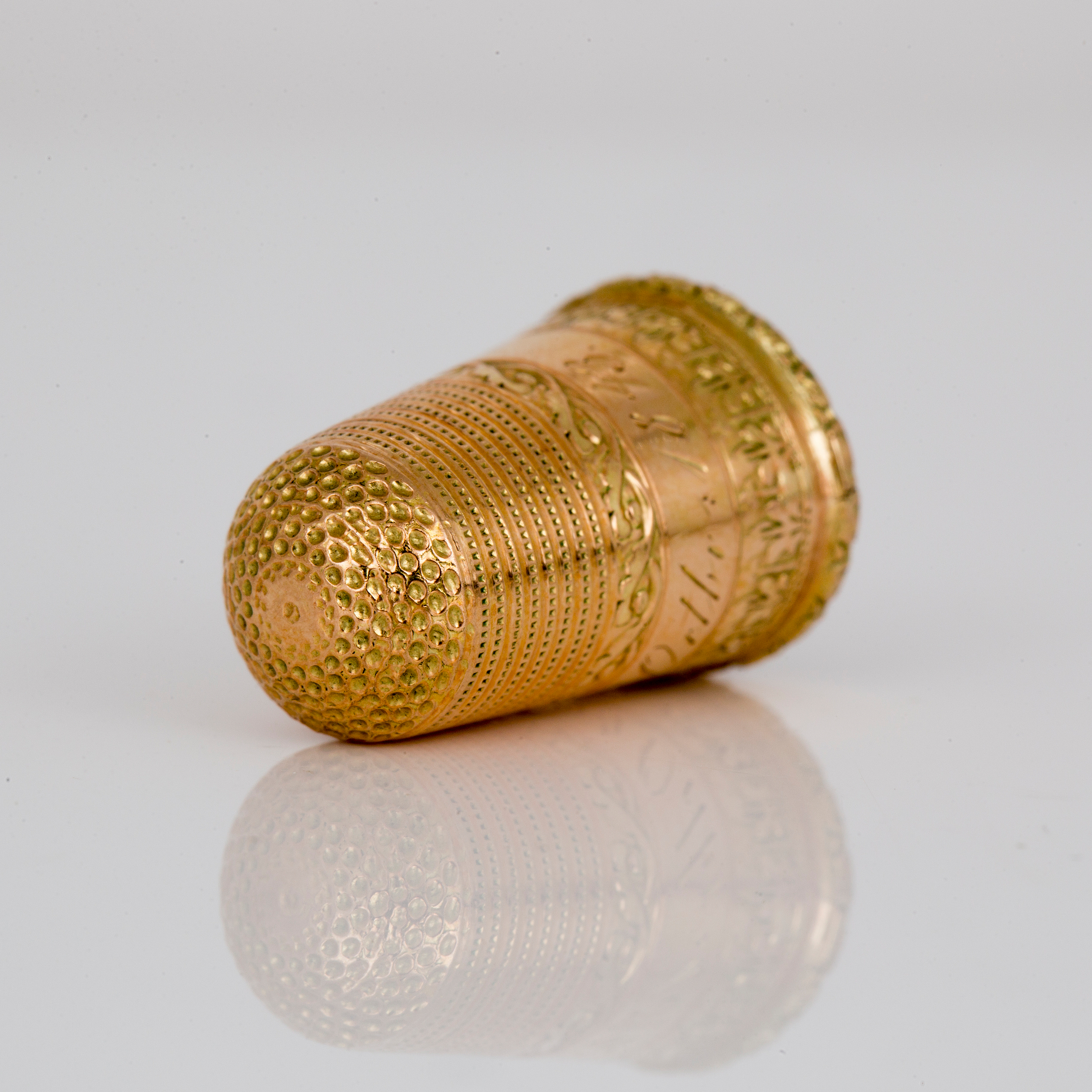 FINGERBORG, 18K guld, ej stämplad. - Bukowskis