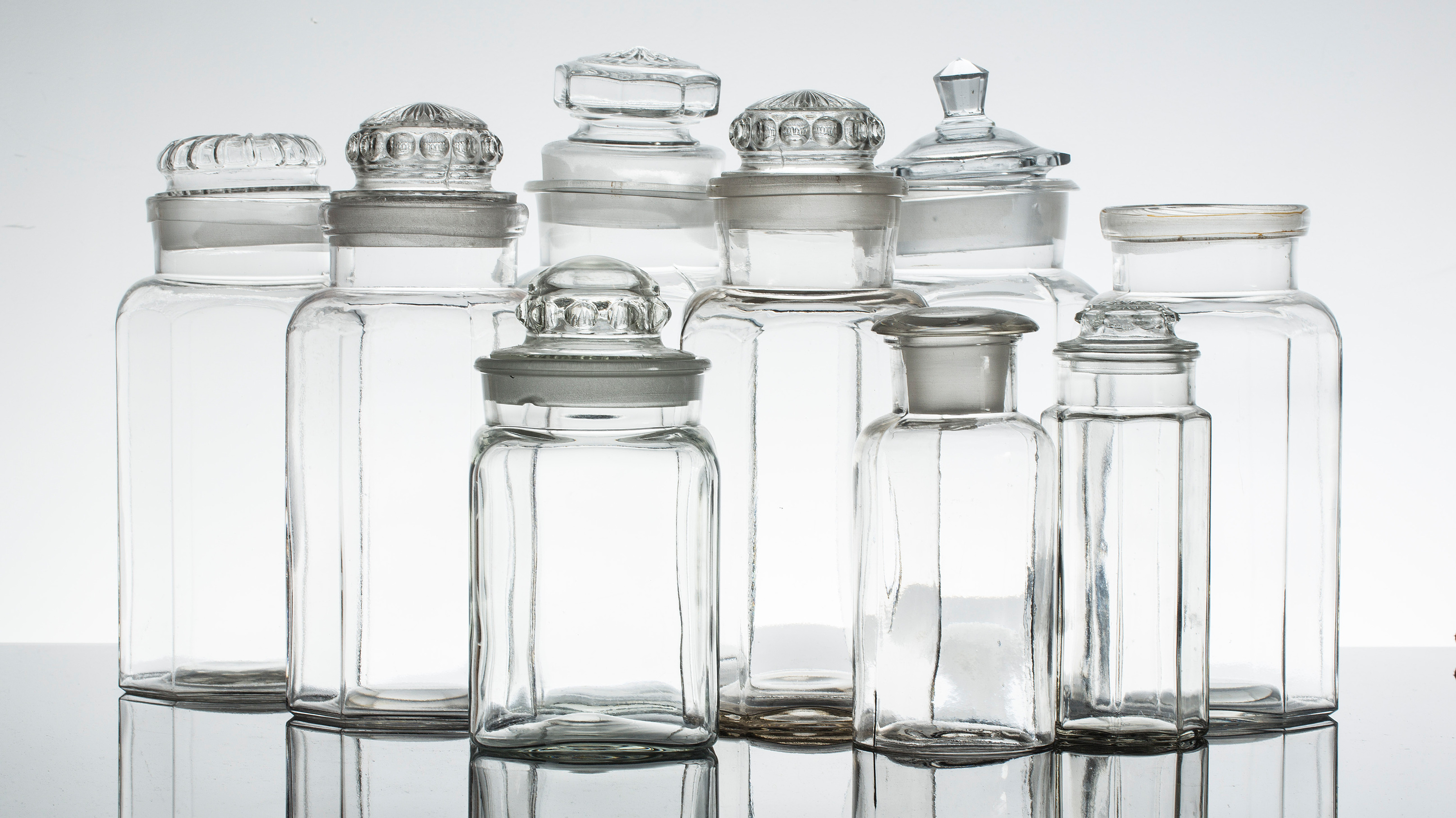 GLASBURKAR, 9 st, glas, div. utföranden och ålder. - Bukowskis