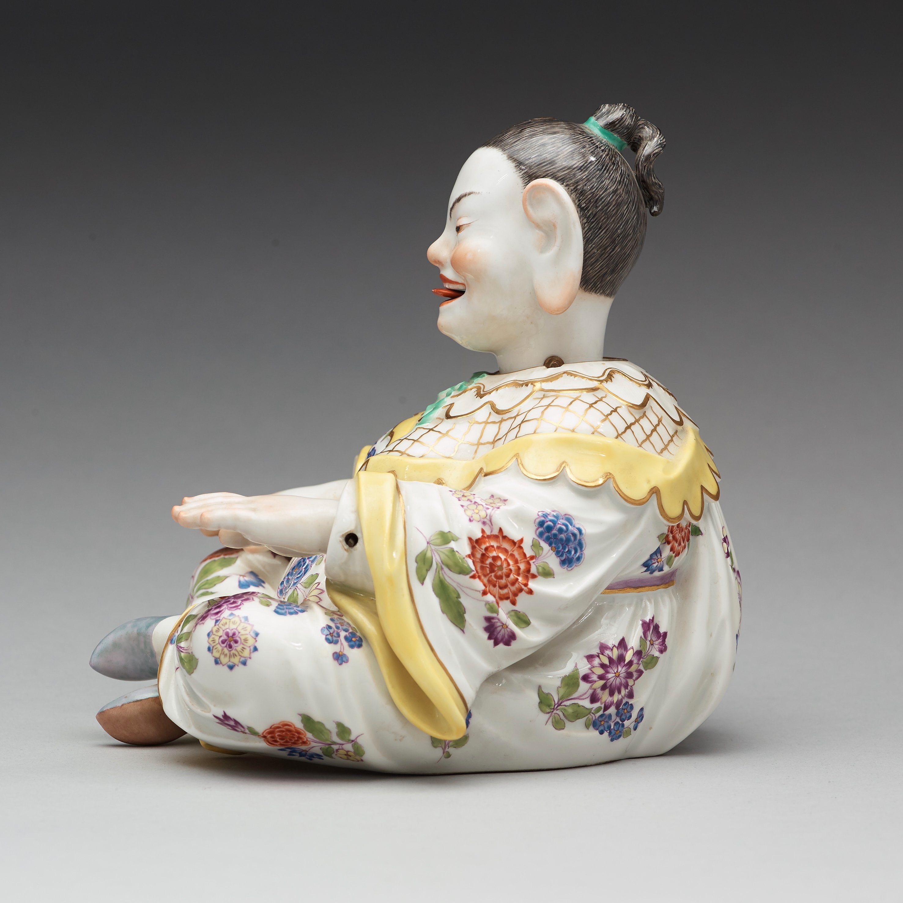 A Meissen porcelain nodding-head pagoda figure, 20th Century. - Bukowskis