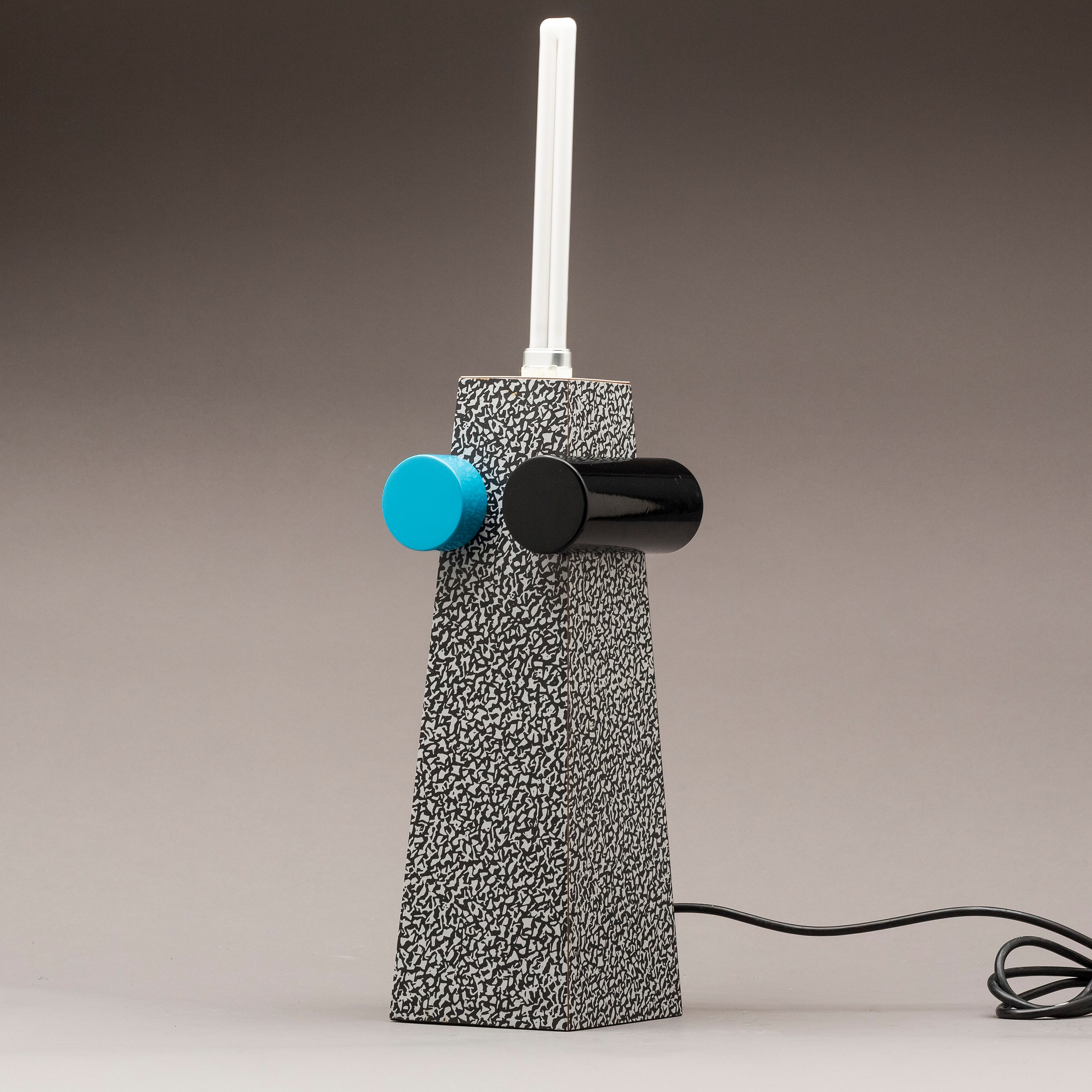 THOMAS BLEY, bordslampa "Astor", Memphis, 1982. - Bukowskis