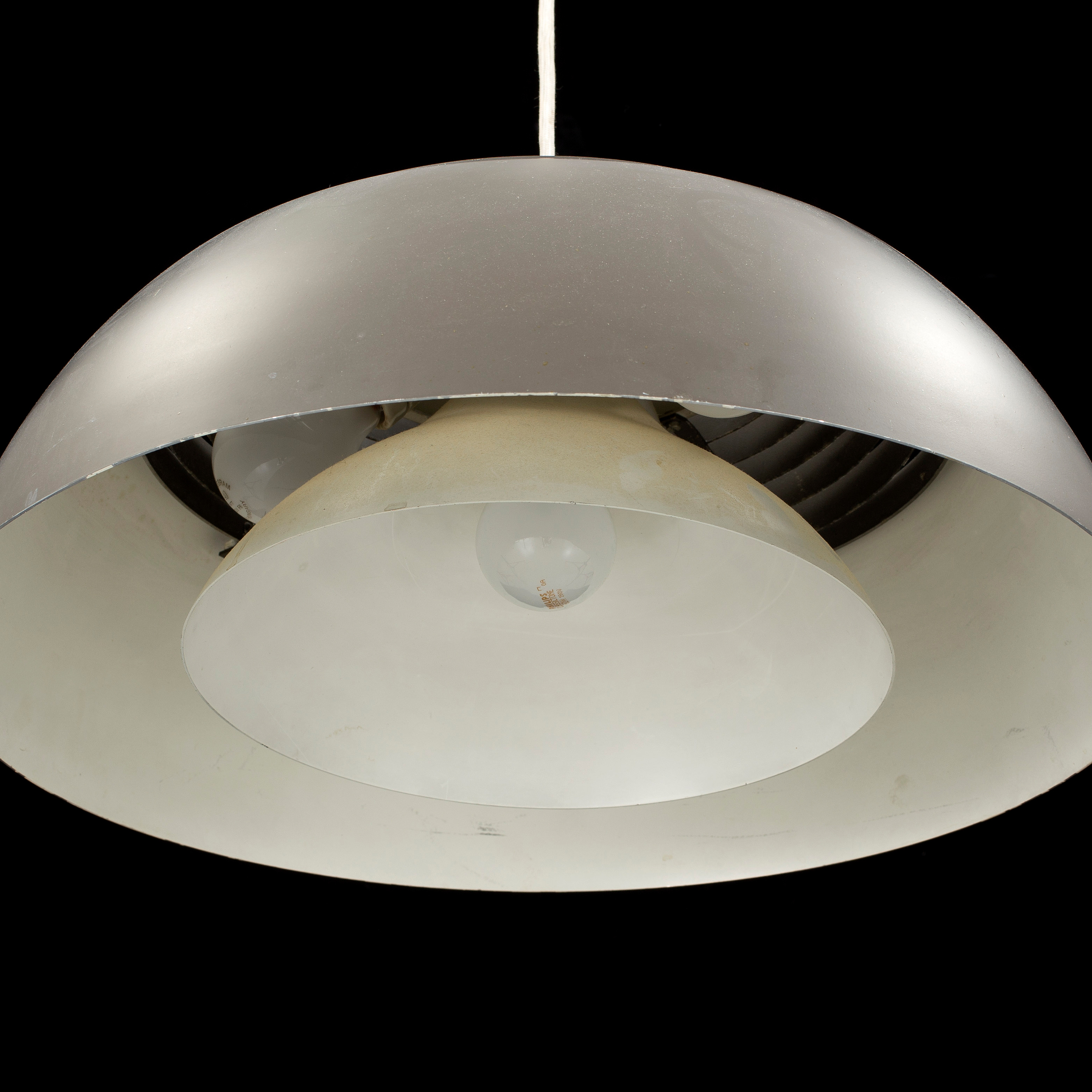 ARNE JACOBSEN, taklampa, aluminium, "AJ-pendel", Arne Jacobsen för ...