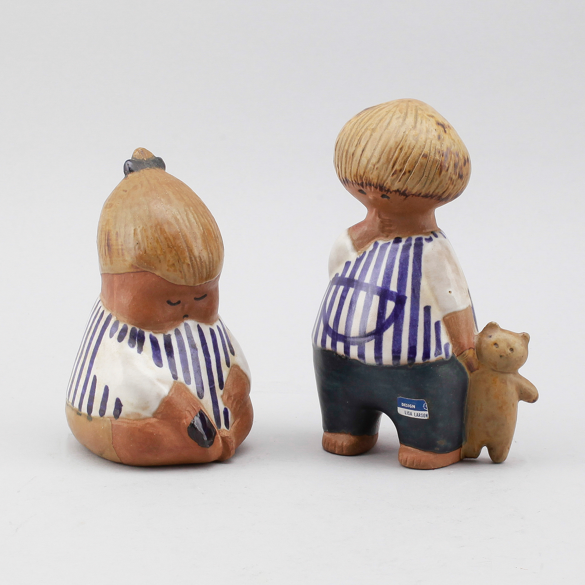 FIGURER, 2 st, stengods, Lisa Larson, Gustavsberg. - Bukowskis