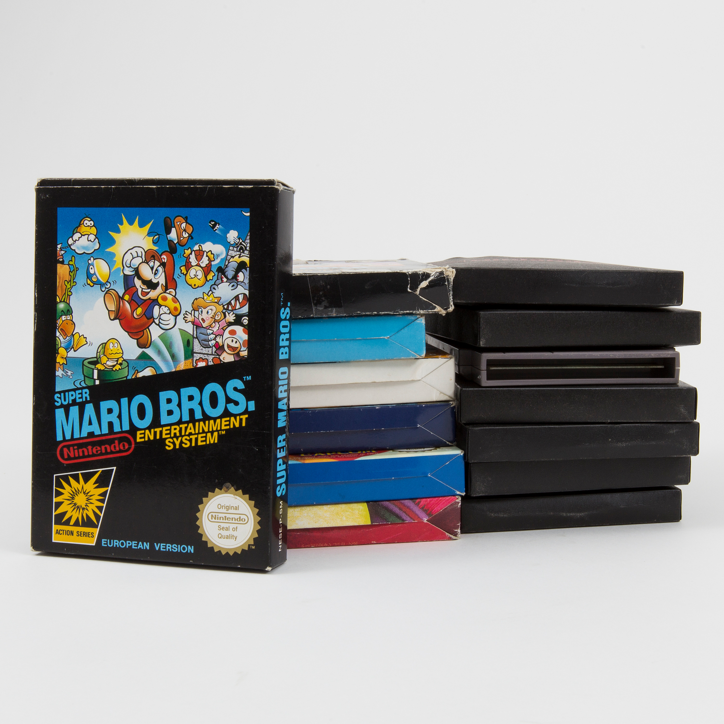 A collection of 16 Nintendo 8-bit games, Bersala, 1980/90s. - Bukowskis
