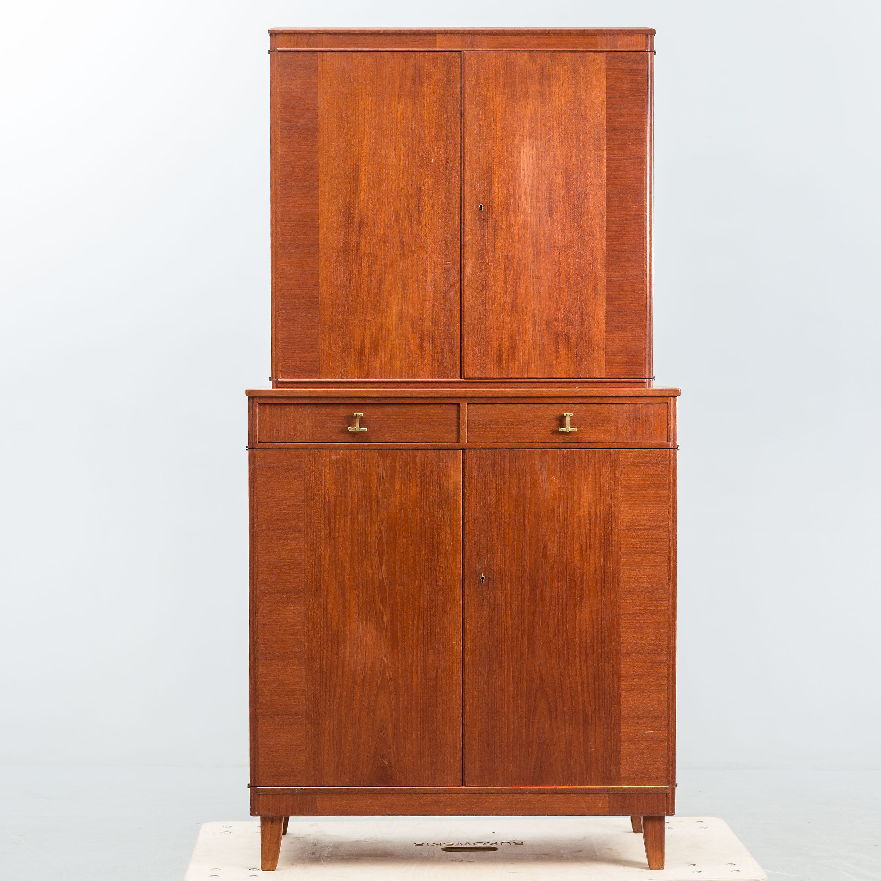 CARL MALMSTEN, skåp, "Gustavus", 1900-talets mitt. - Bukowskis