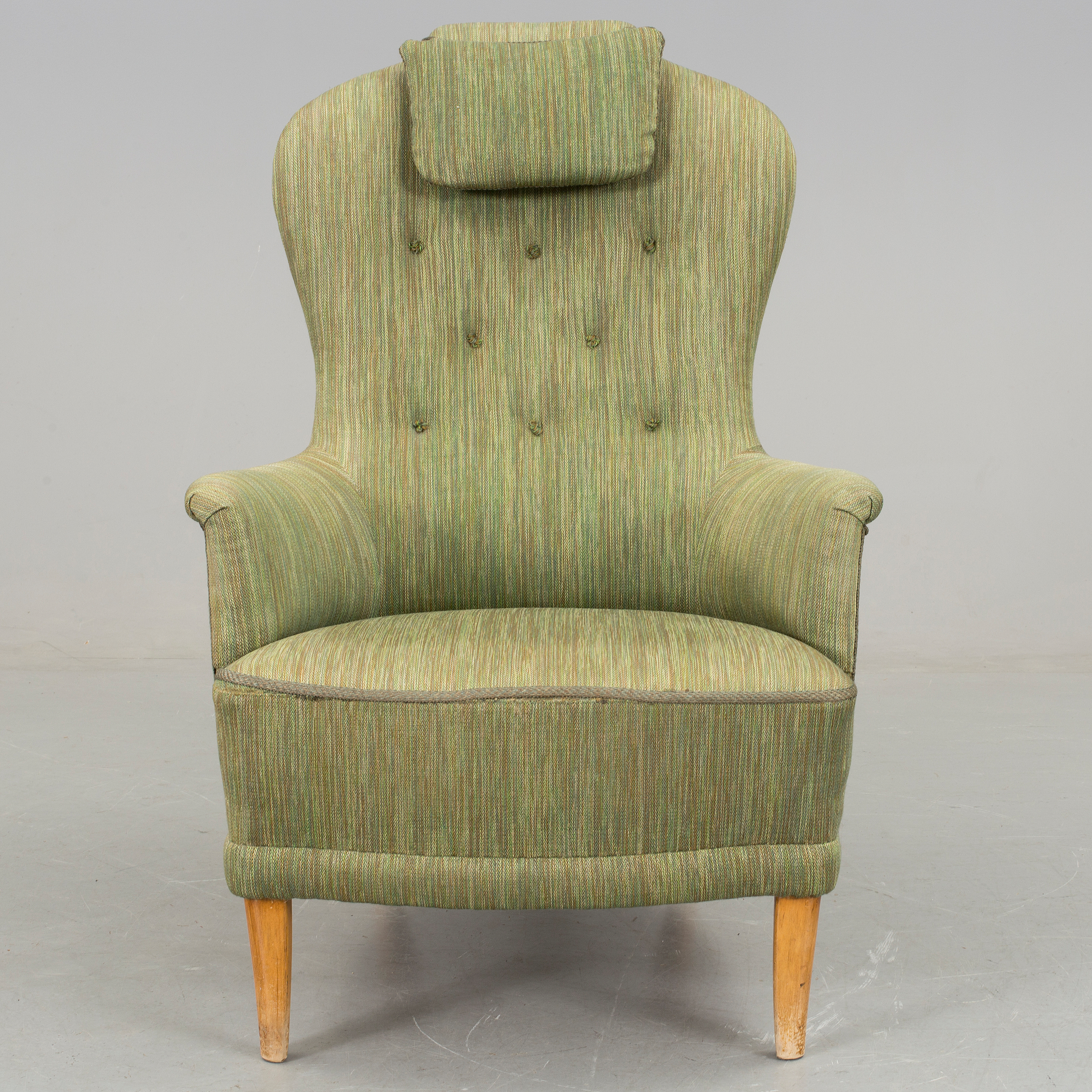 A Carl Malmsten "Farmor" Armchair. - Bukowskis