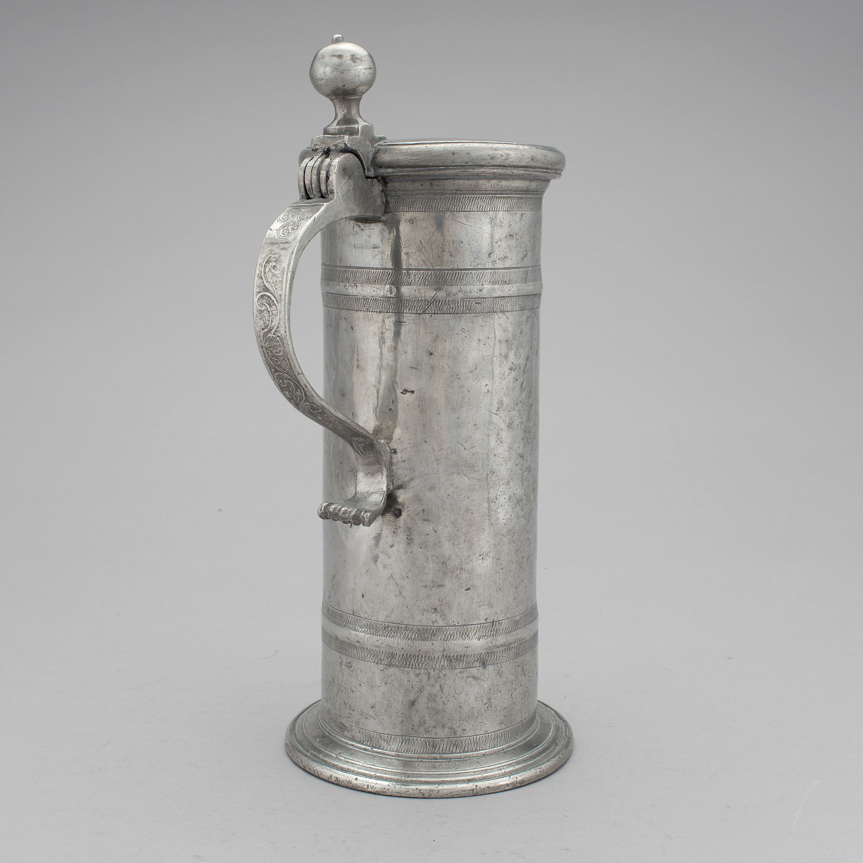 A presumably German pewter tankard, 18th century. - Bukowskis