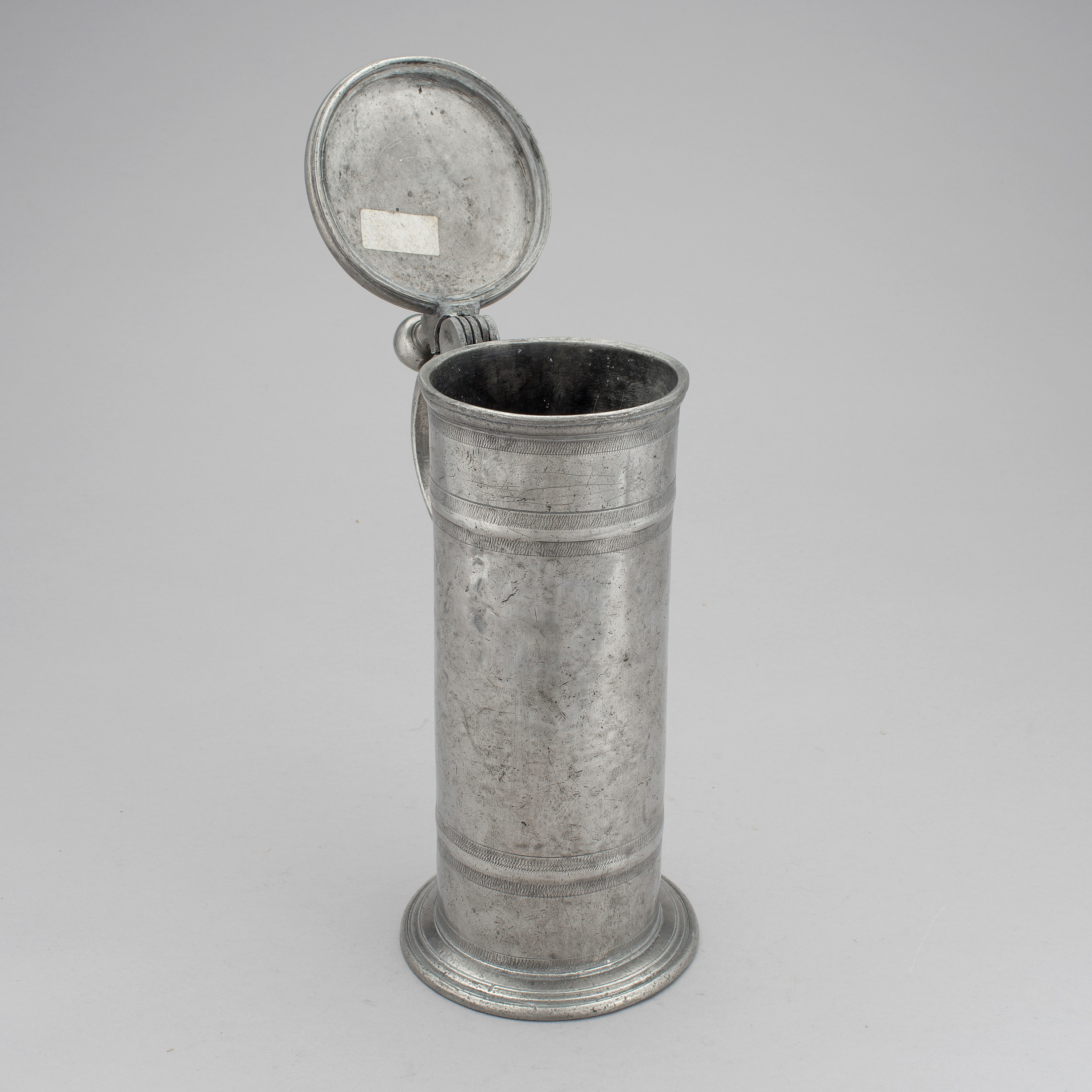 A presumably German pewter tankard, 18th century. - Bukowskis