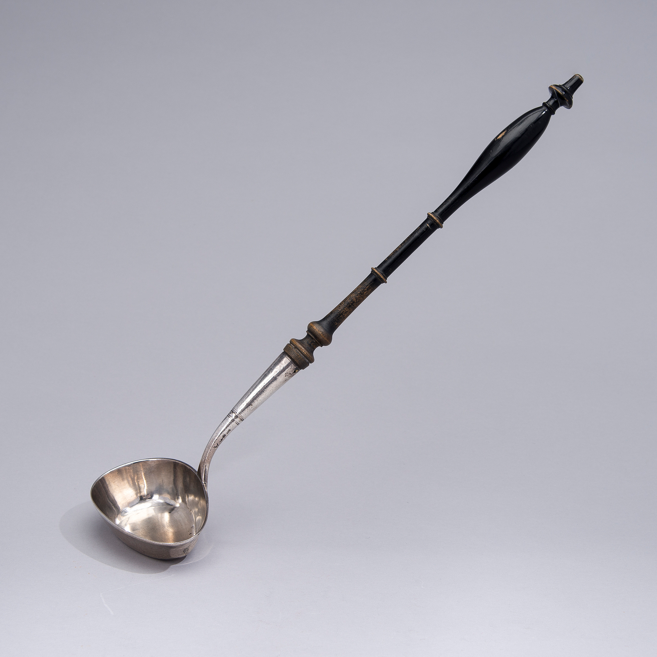 SLEV, silver med träskaft, Helsingfors 1810. - Bukowskis