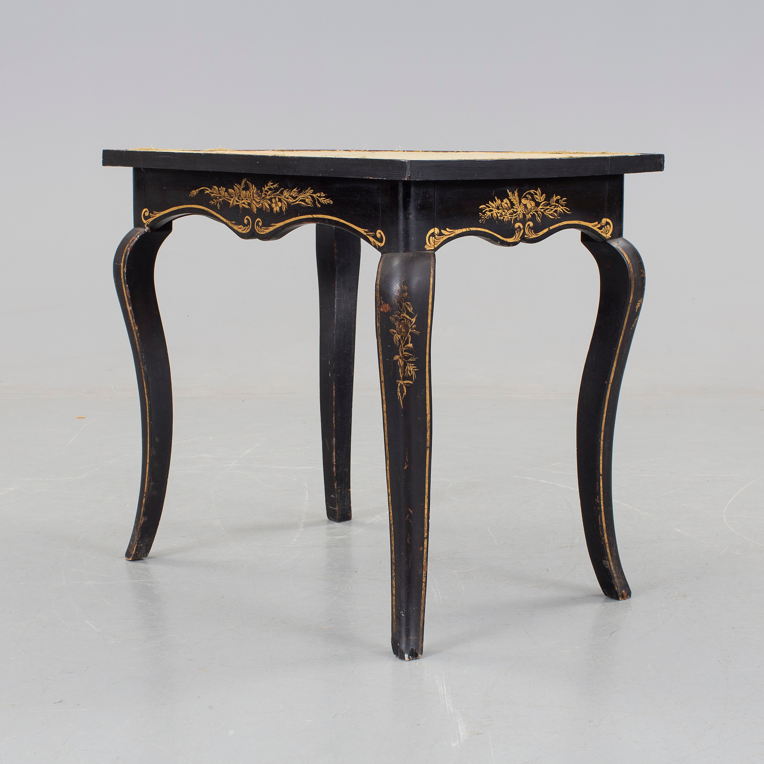 A Neo-Rococo Table, circa 1900. - Bukowskis