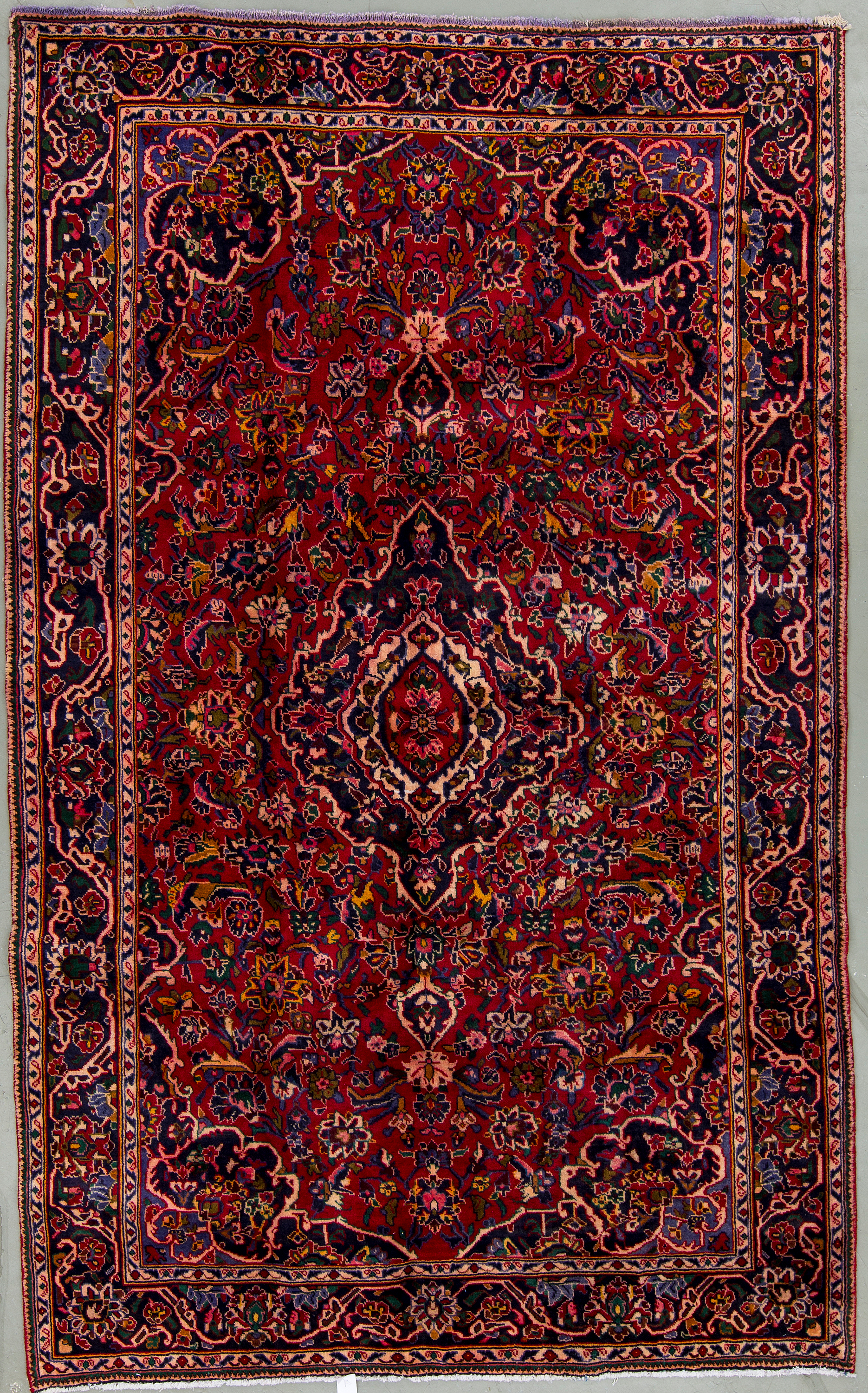 MATTA. Persisk. Ca 310 x 192 cm. - Bukowskis