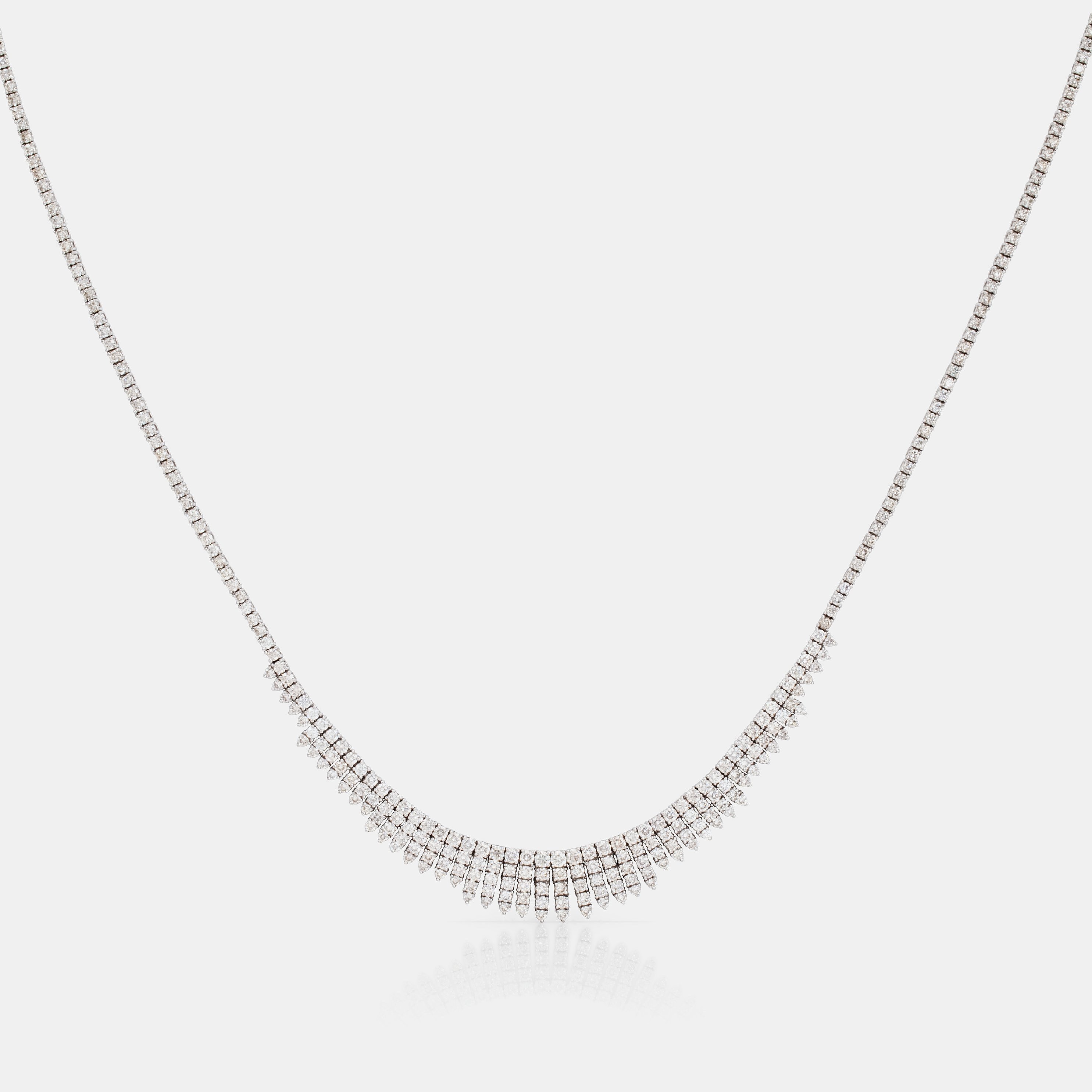 A 12.12 ct brilliant-cut diamond collier. - Bukowskis