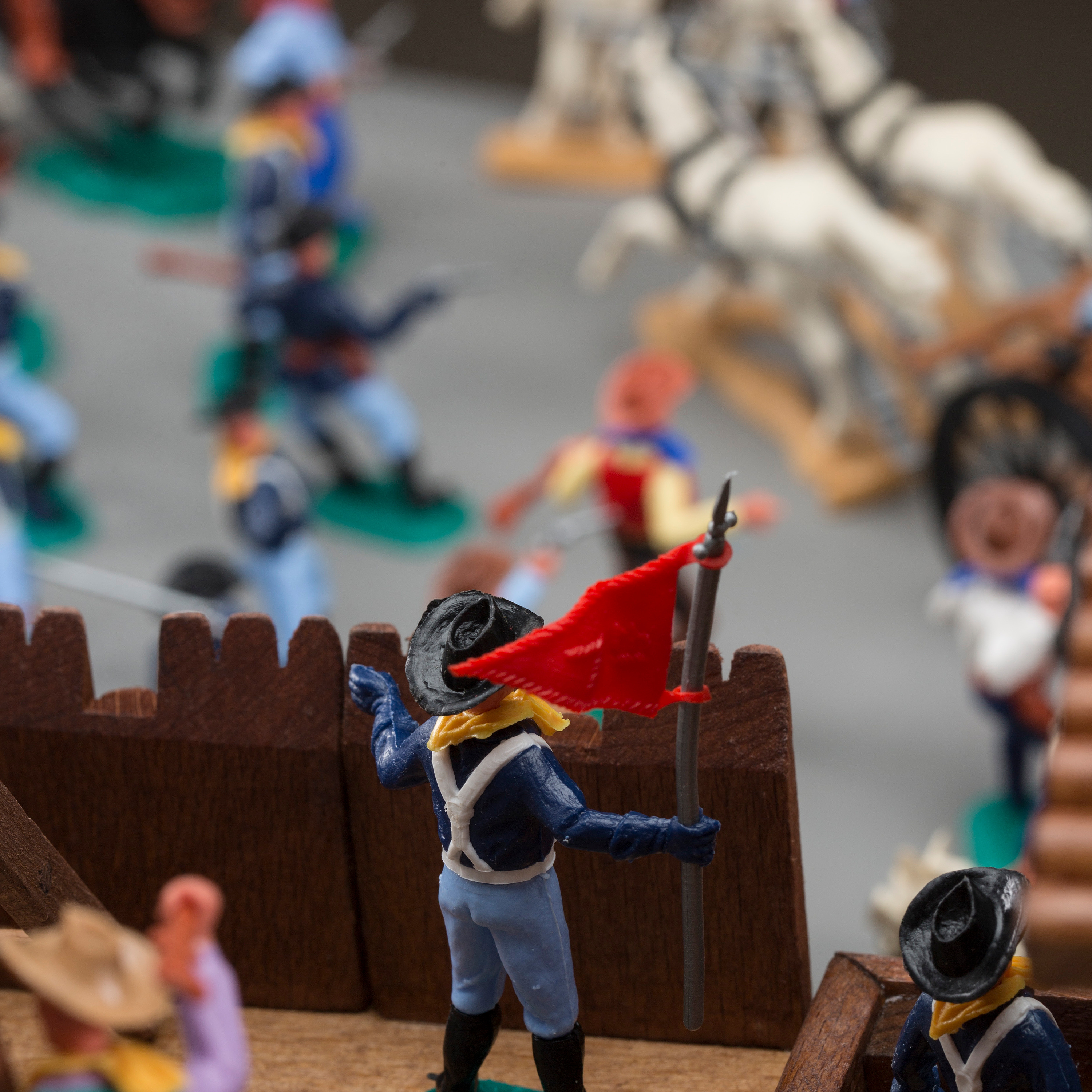 A SET OF WESTERN FIGURES AND FORT BY OEHME & SÖHNE GERMANY AND TIMPO ...