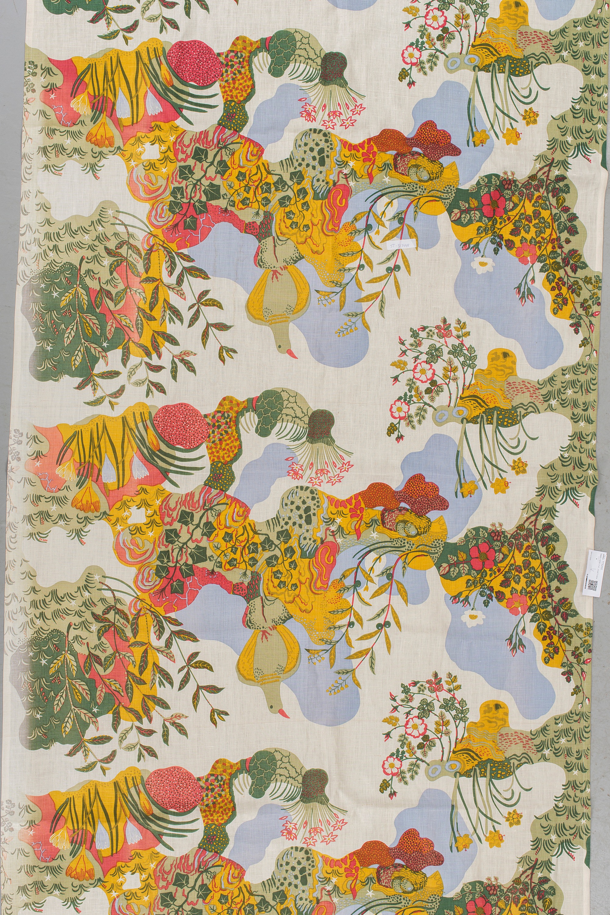 4 curtains, by Josef Frank, in the pattern "Anakreon". - Bukowskis