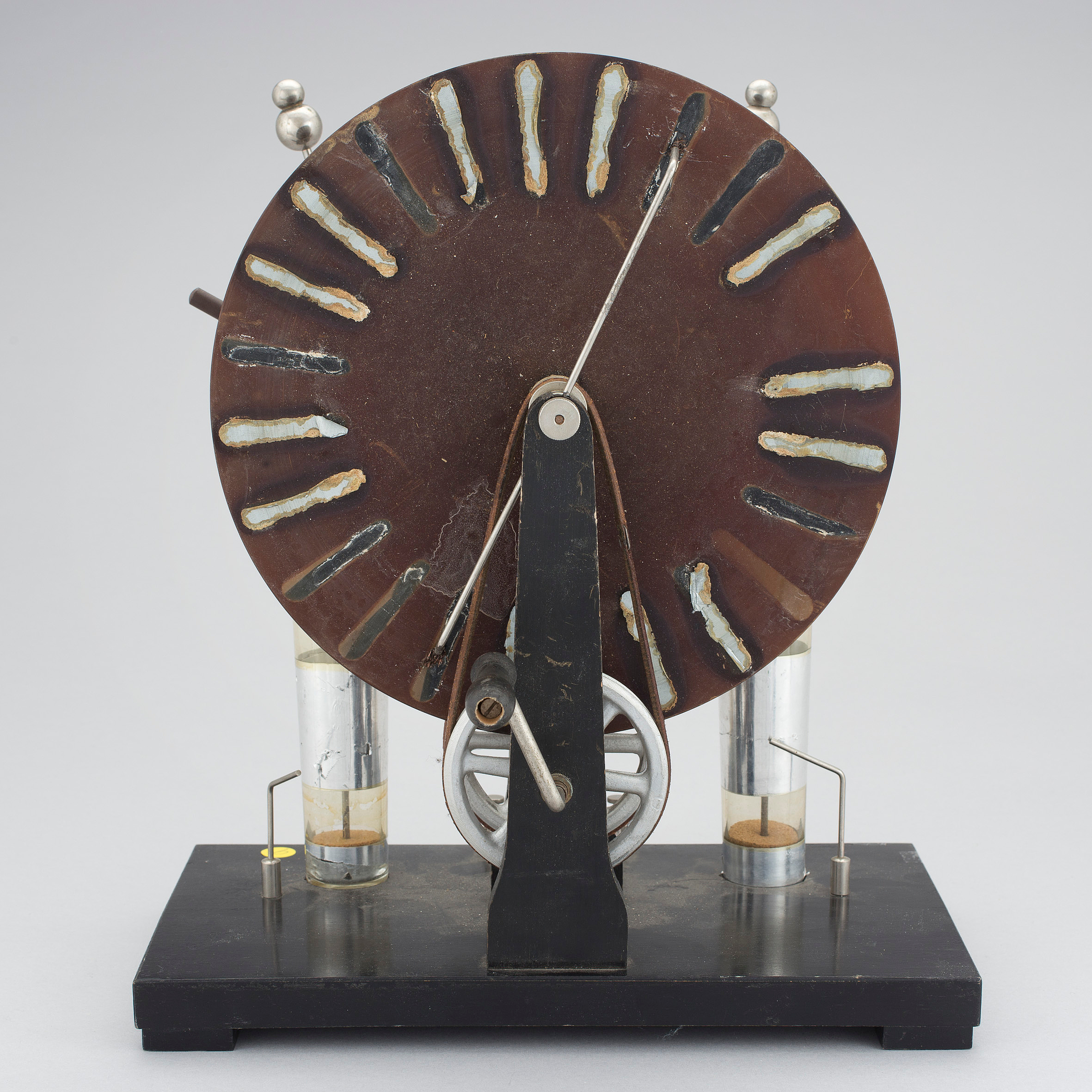 A 20th century influence machine. - Bukowskis