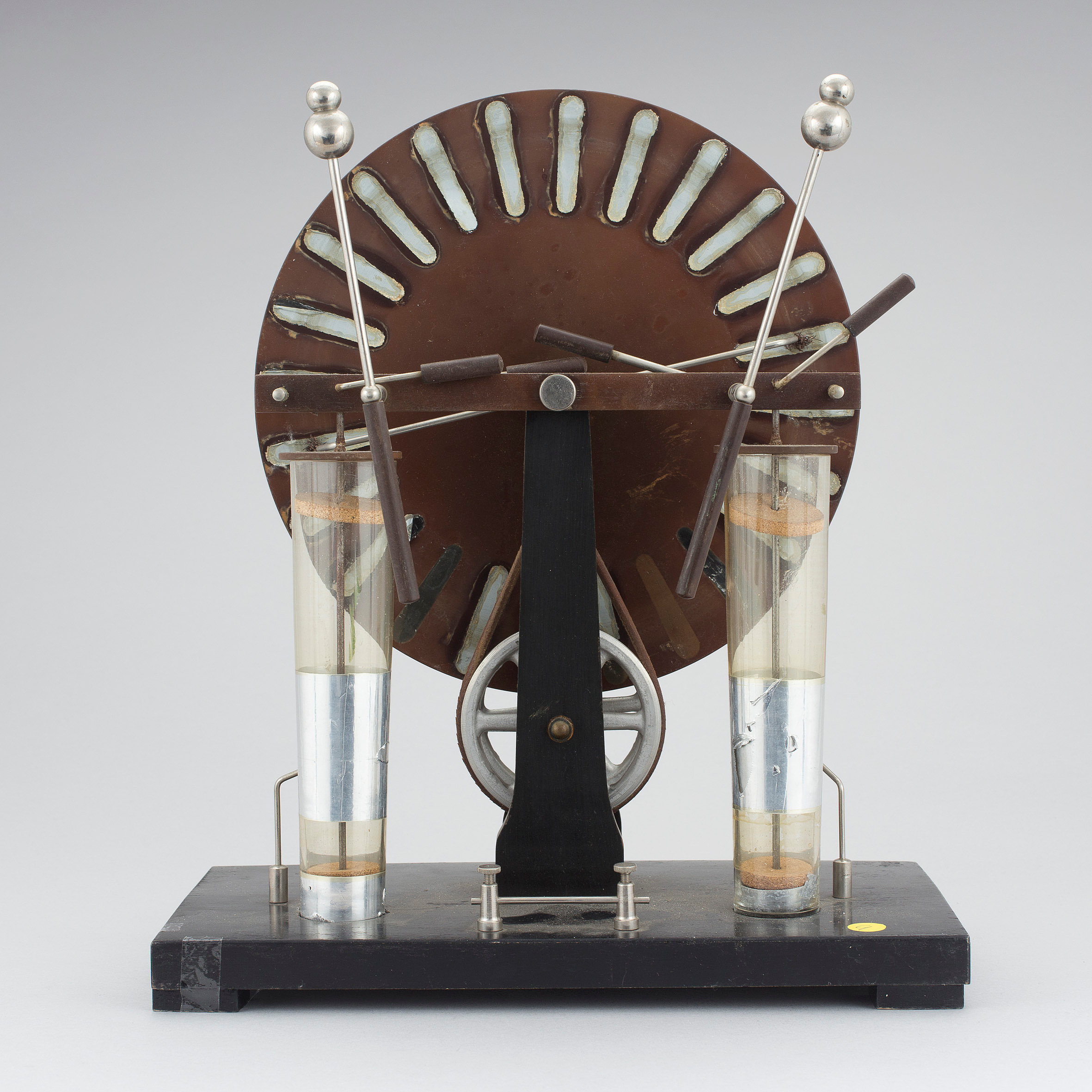 A 20th century influence machine. - Bukowskis