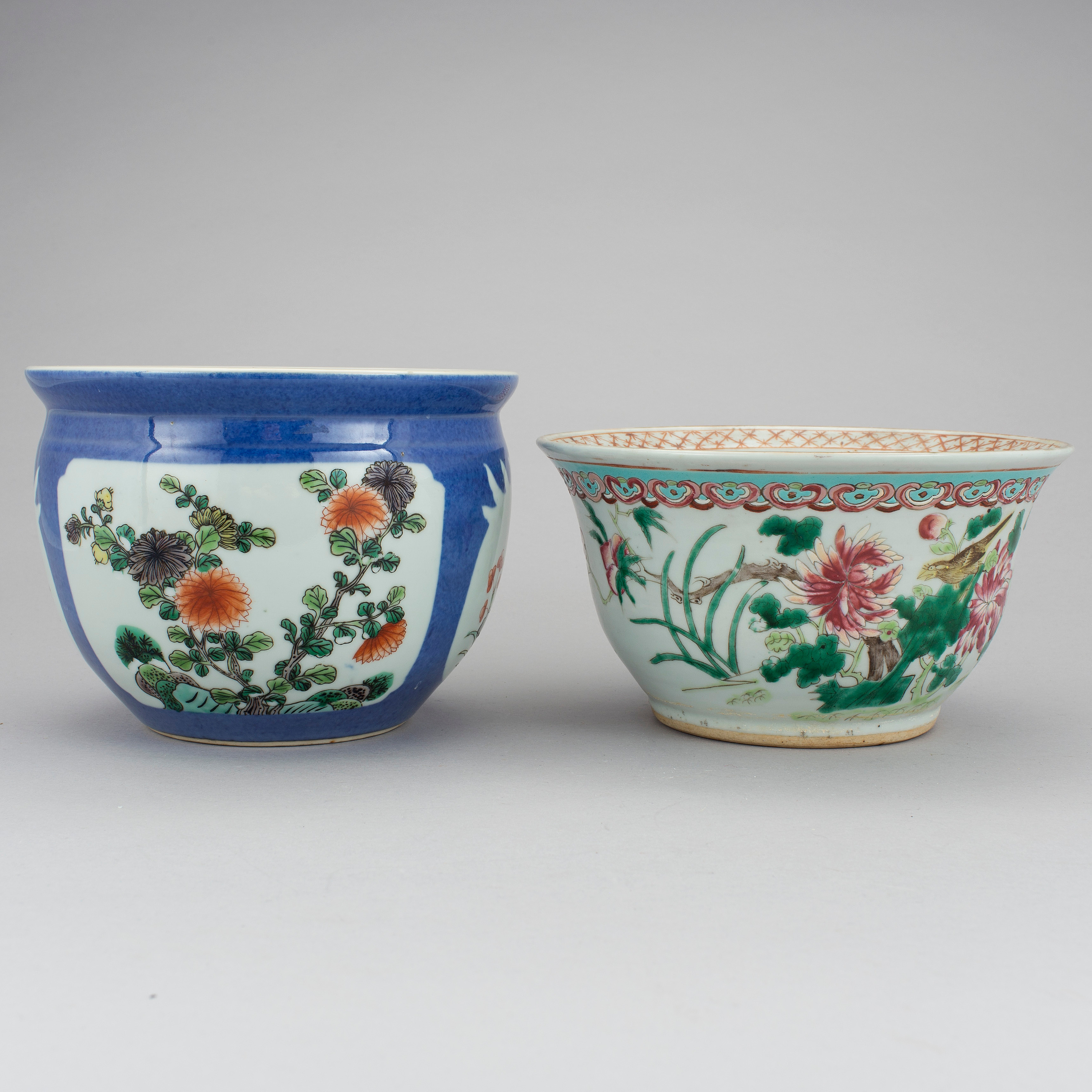 Two Chinese flower pots, 20th Century. - Bukowskis