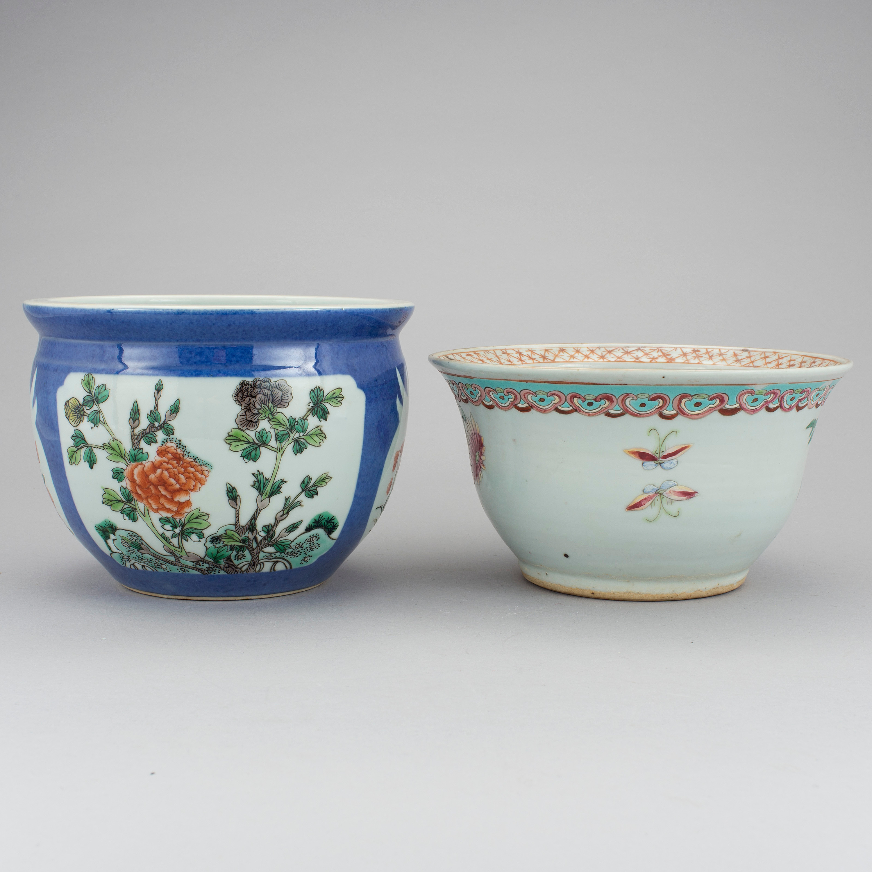 Two Chinese flower pots, 20th Century. - Bukowskis