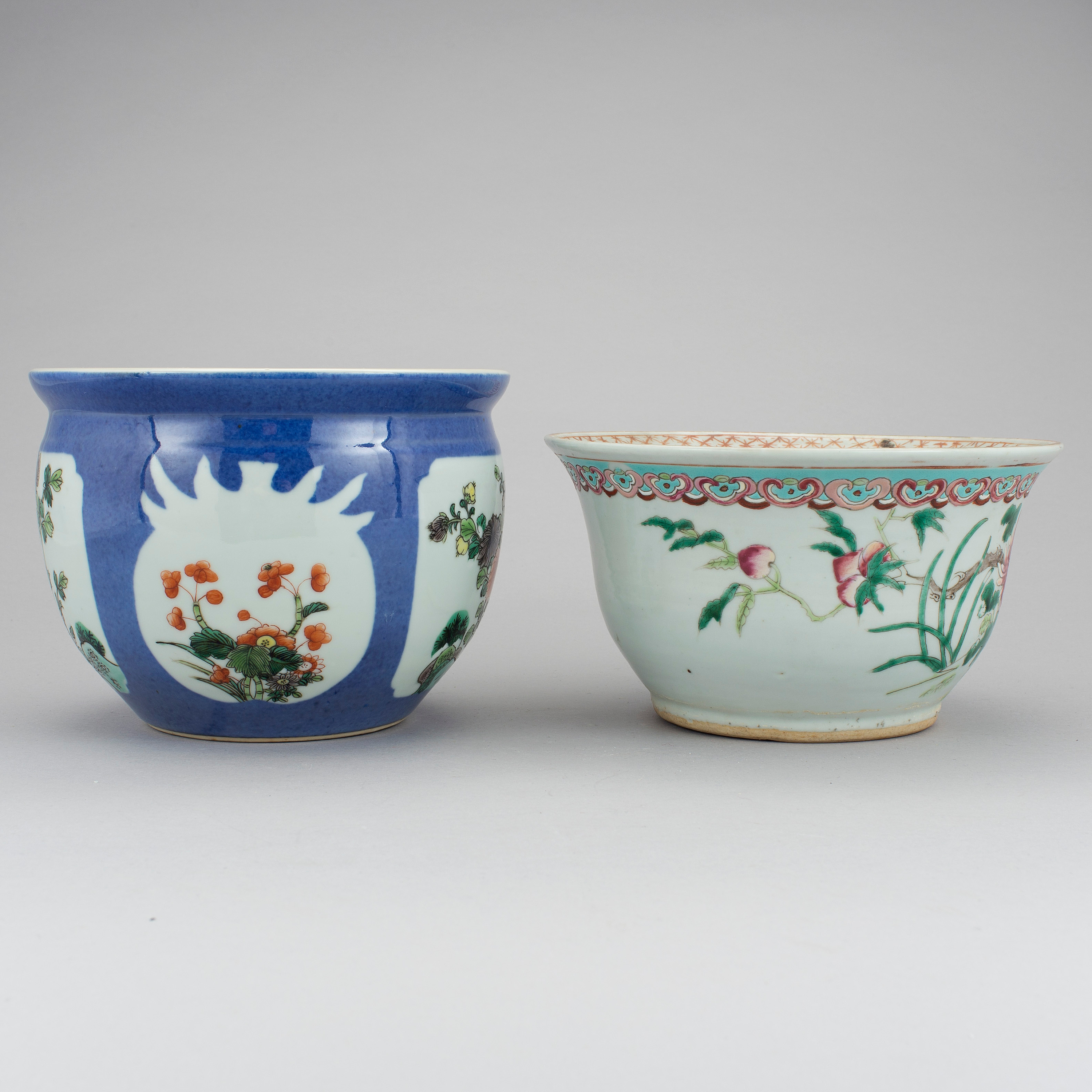 Two Chinese flower pots, 20th Century. - Bukowskis