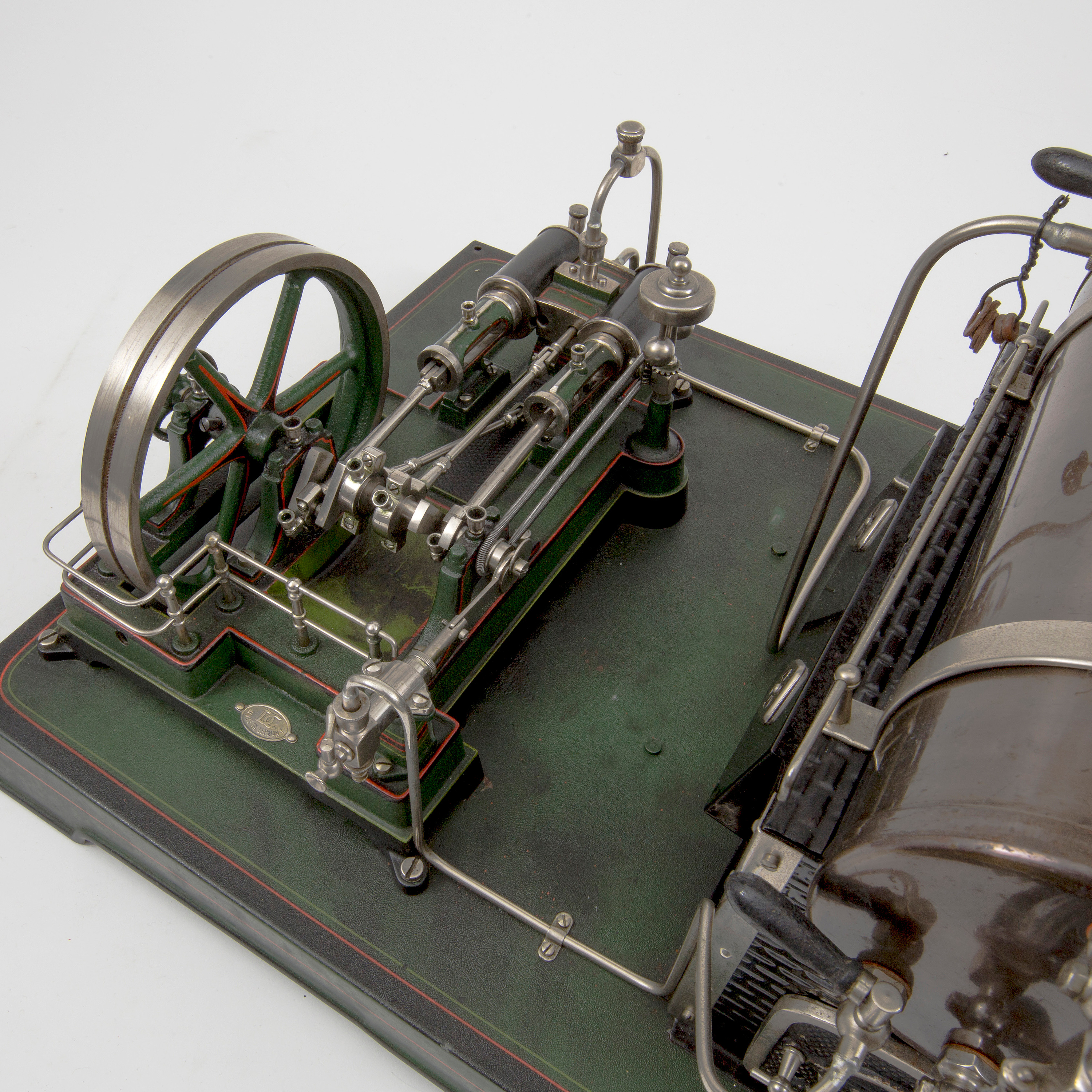 A Doll & Cie steam engine Germany 1930s. - Bukowskis