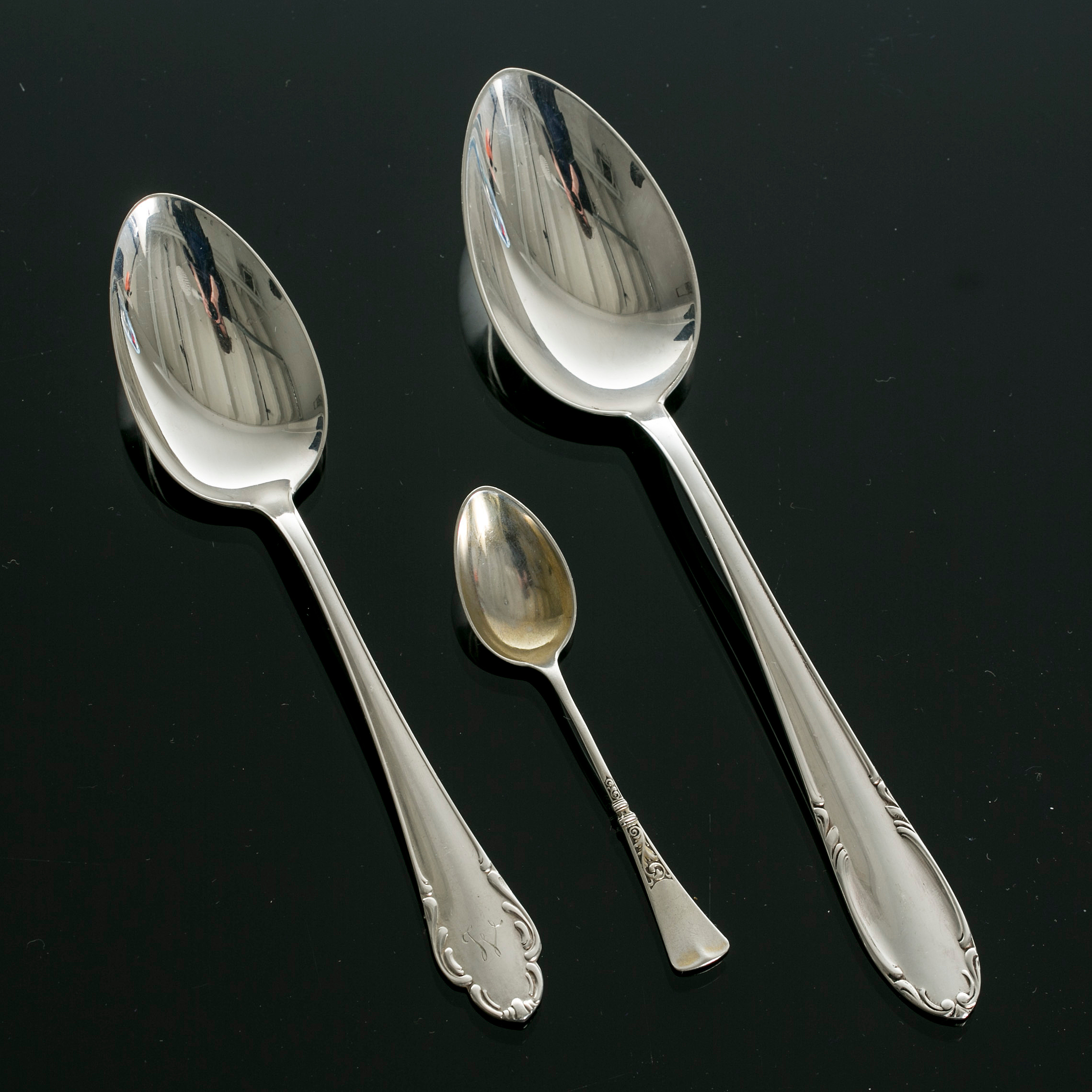 SKEDAR, 6+6+7 st, silver div. modeller. - Bukowskis