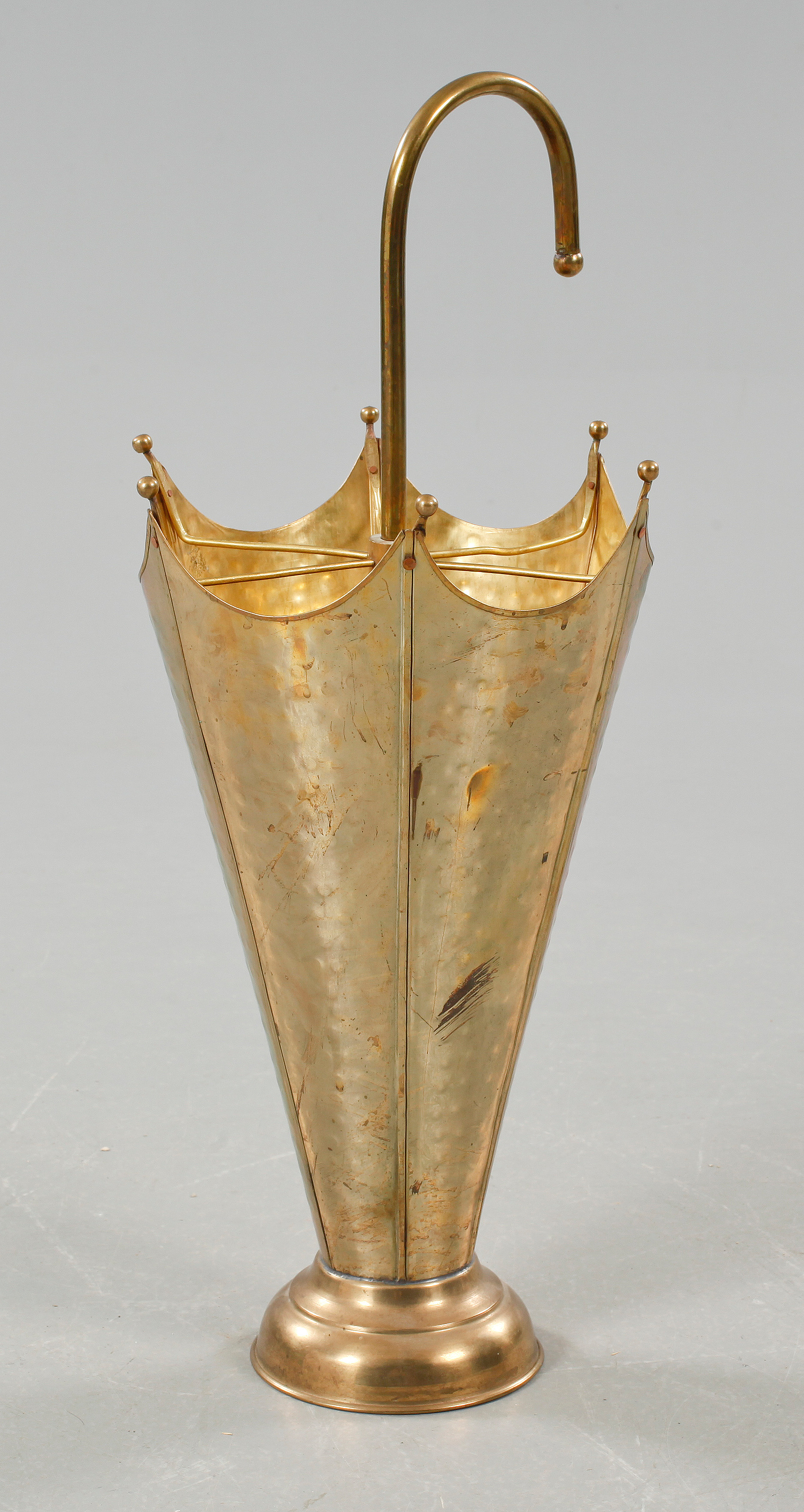 A mid 1900's umbrella stand. - Bukowskis