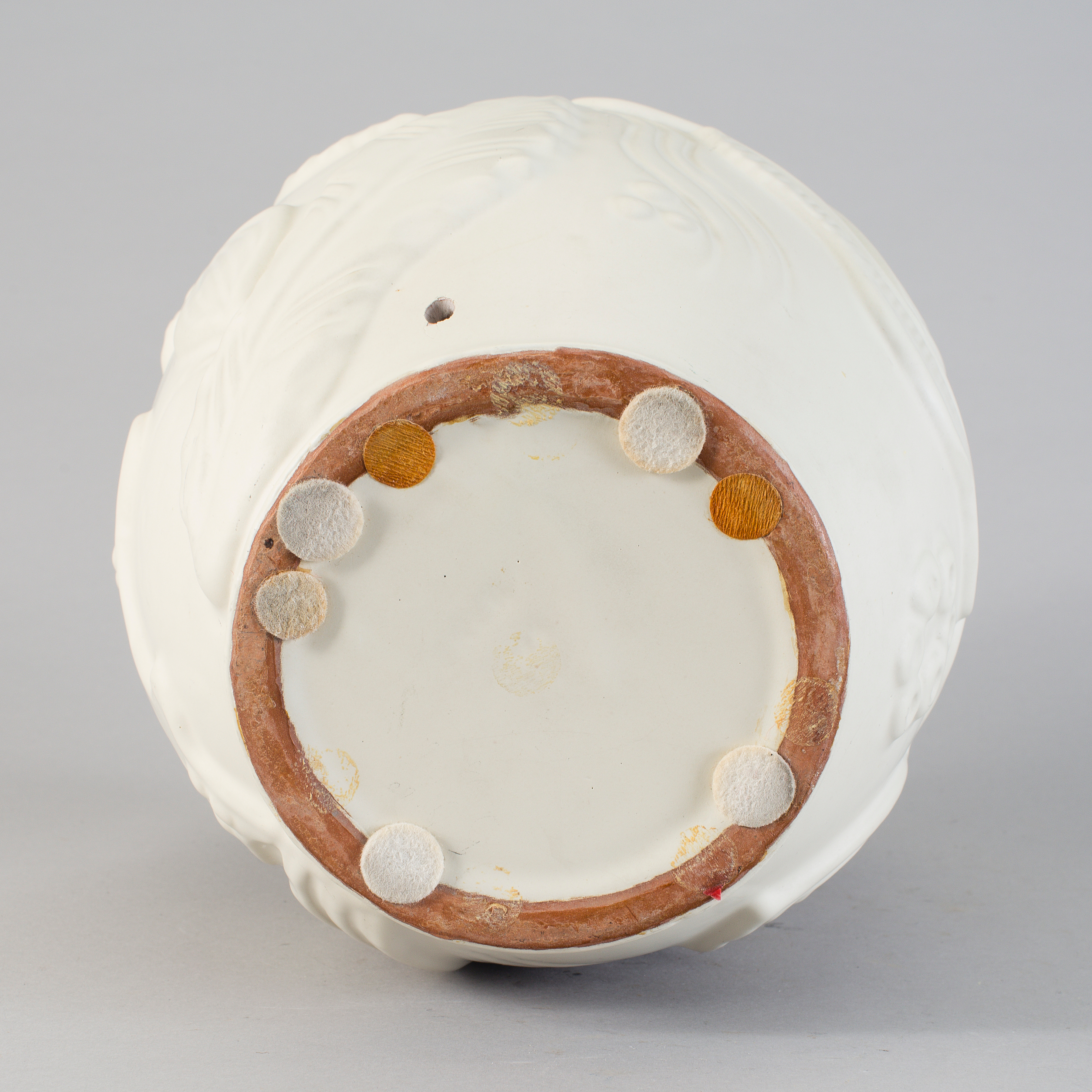 An earthenware vase by Anna-Lisa Thomson for Upsala-Ekeby. - Bukowskis