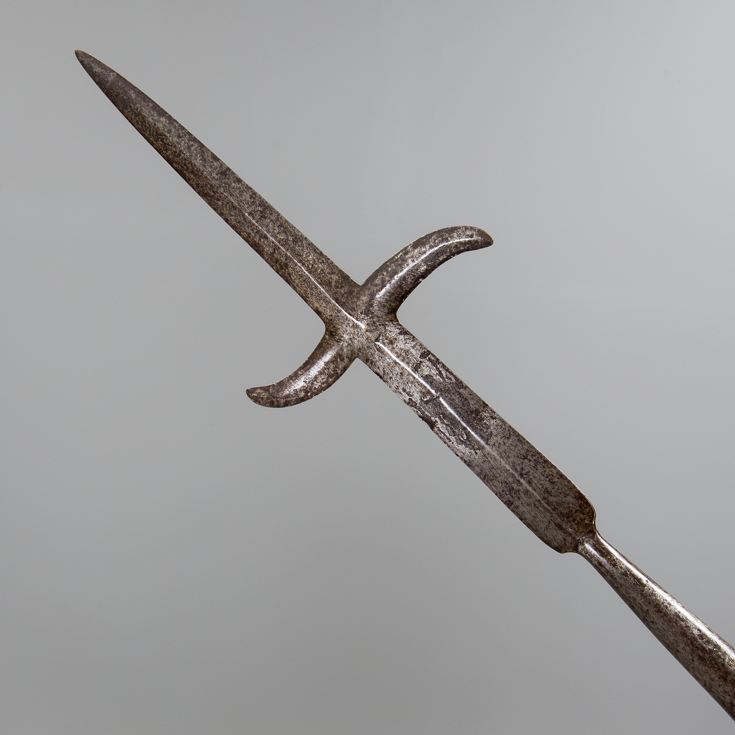 A swedish pike called m/1697. - Bukowskis