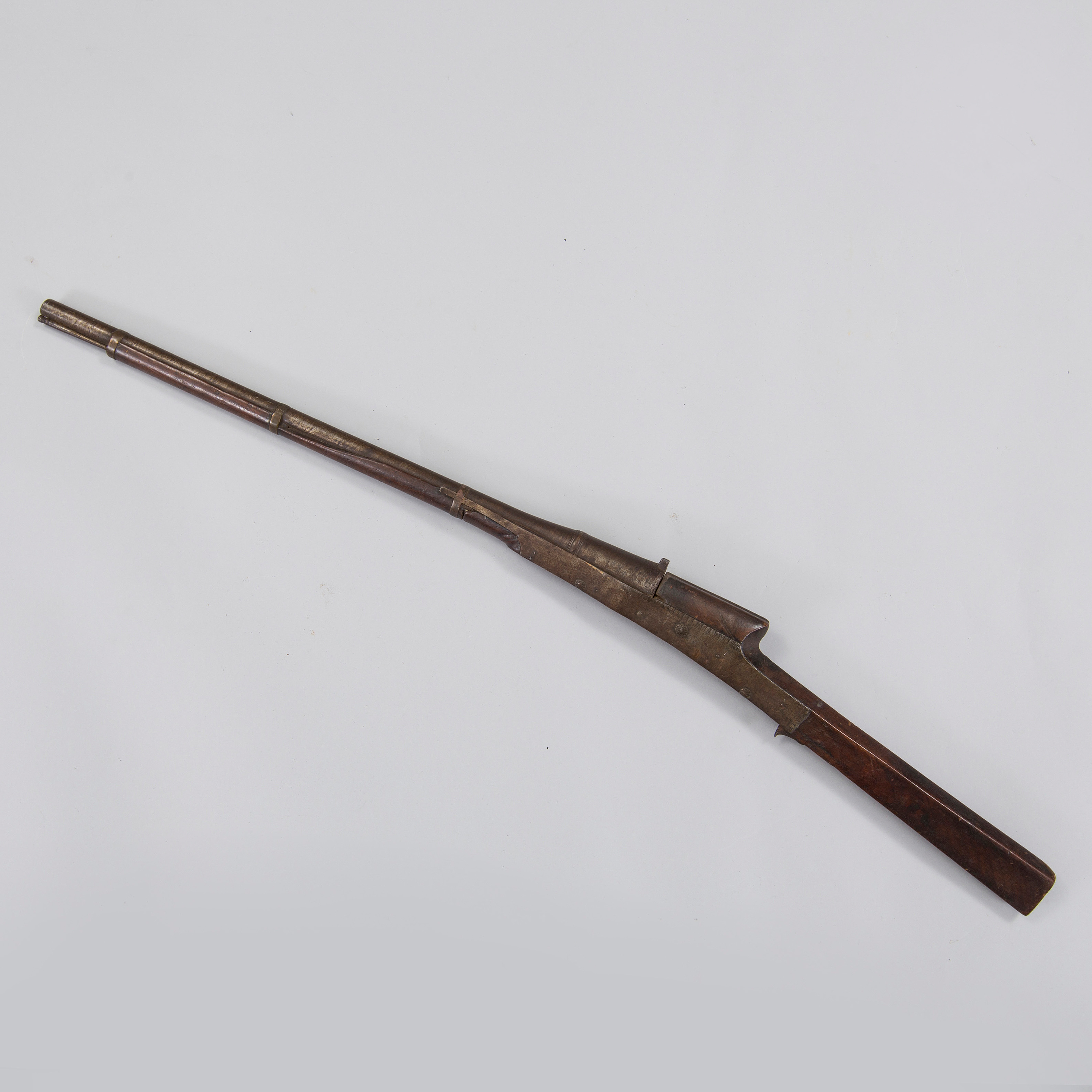 An indian matchlock-rifle 19th century. - Bukowskis