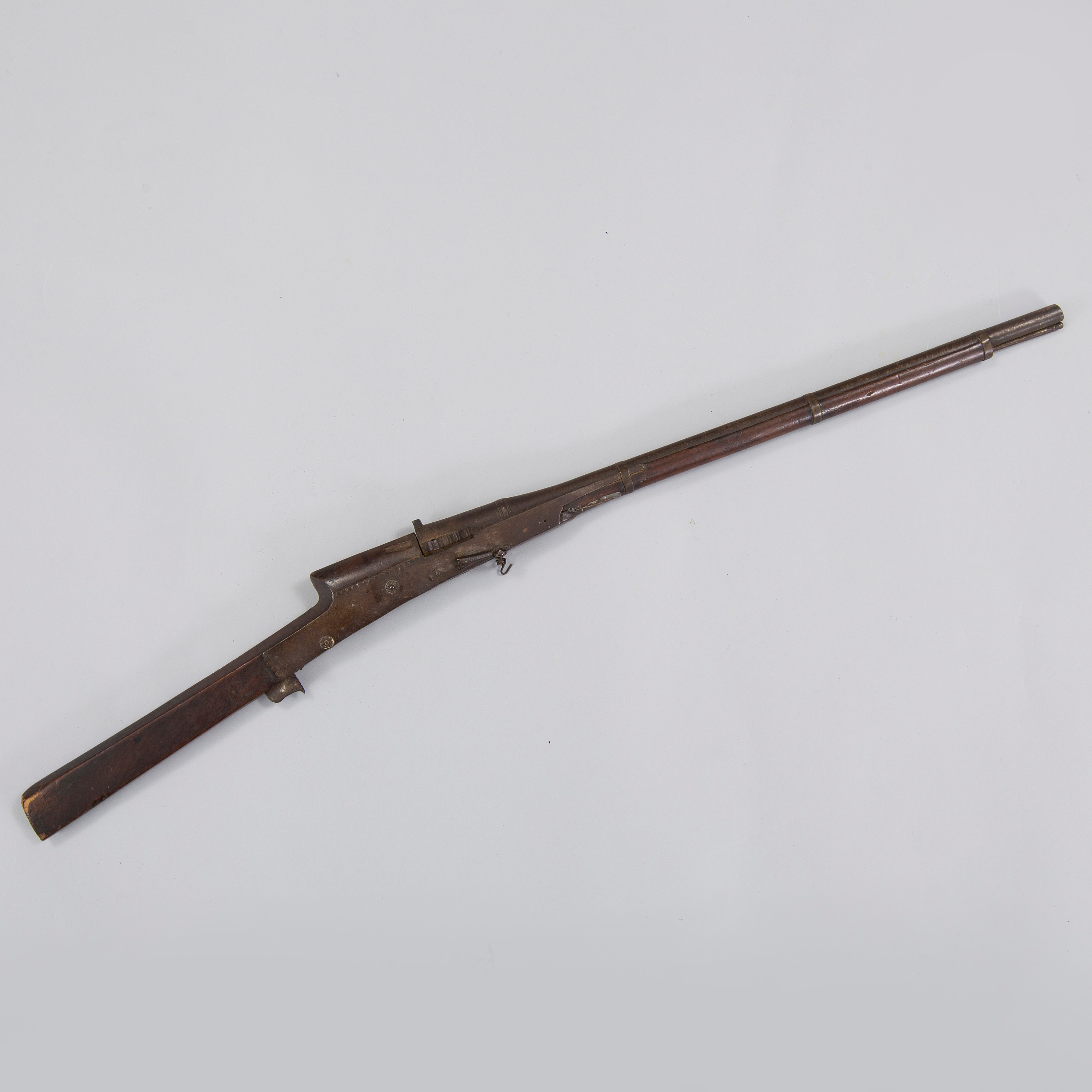 An indian matchlock-rifle 19th century. - Bukowskis