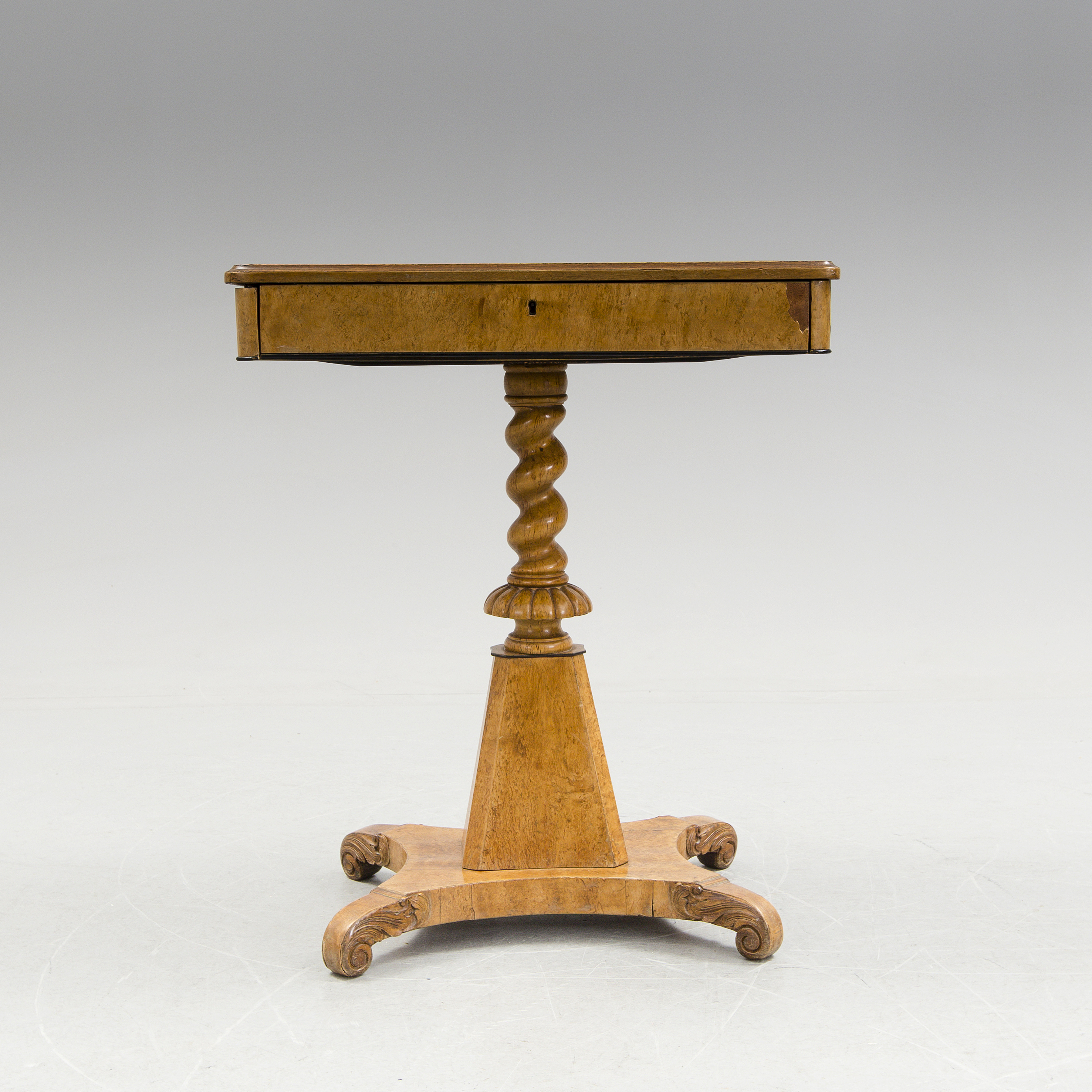 A table, late 1800s. - Bukowskis