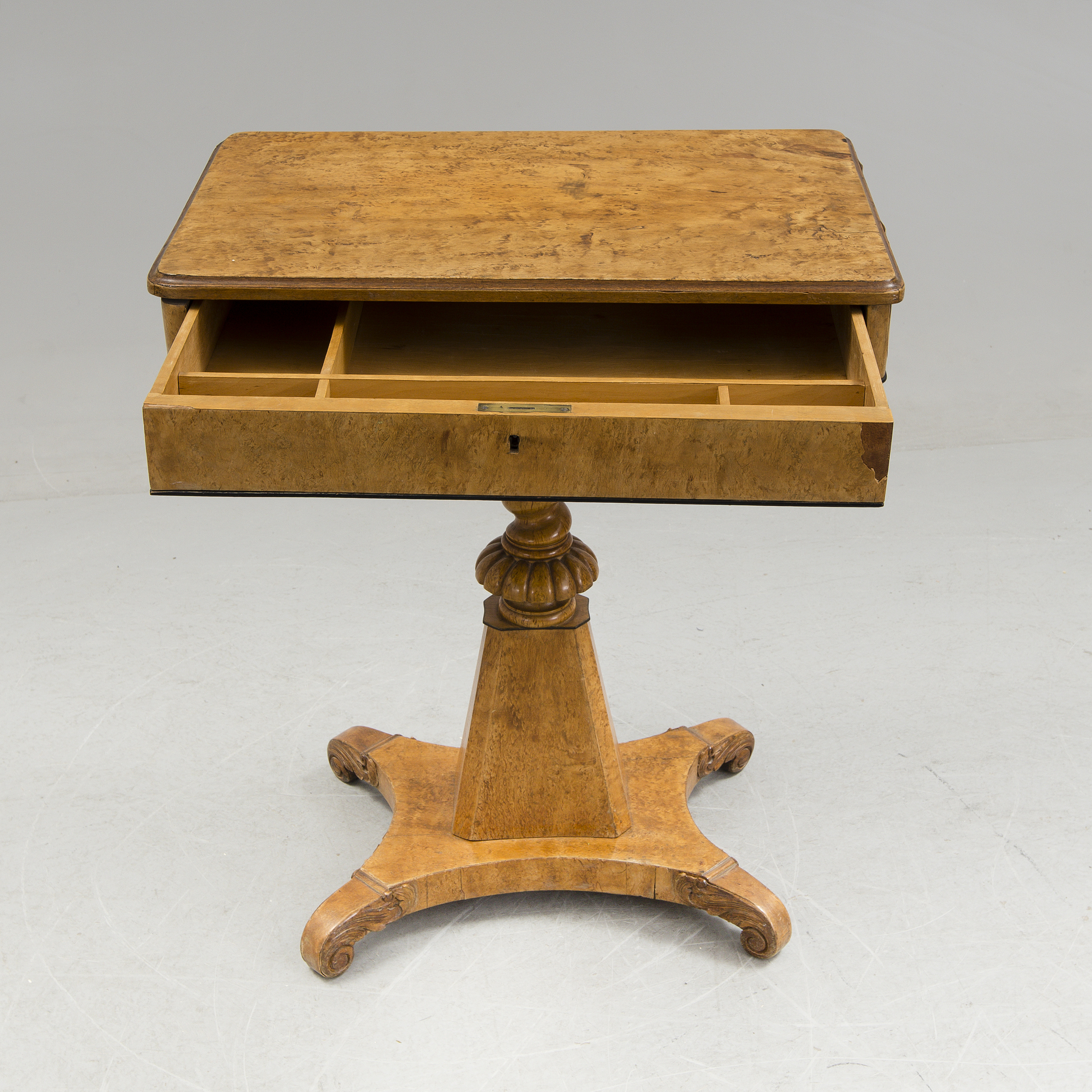 A table, late 1800s. - Bukowskis
